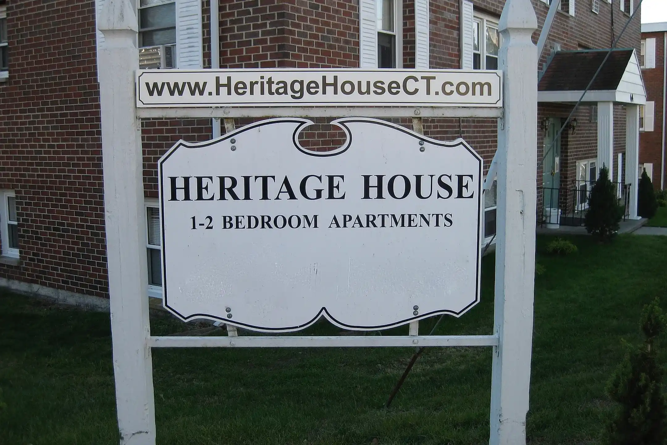 Heritage House Apartments - New London, CT 06320 | ApartmentGuide.com