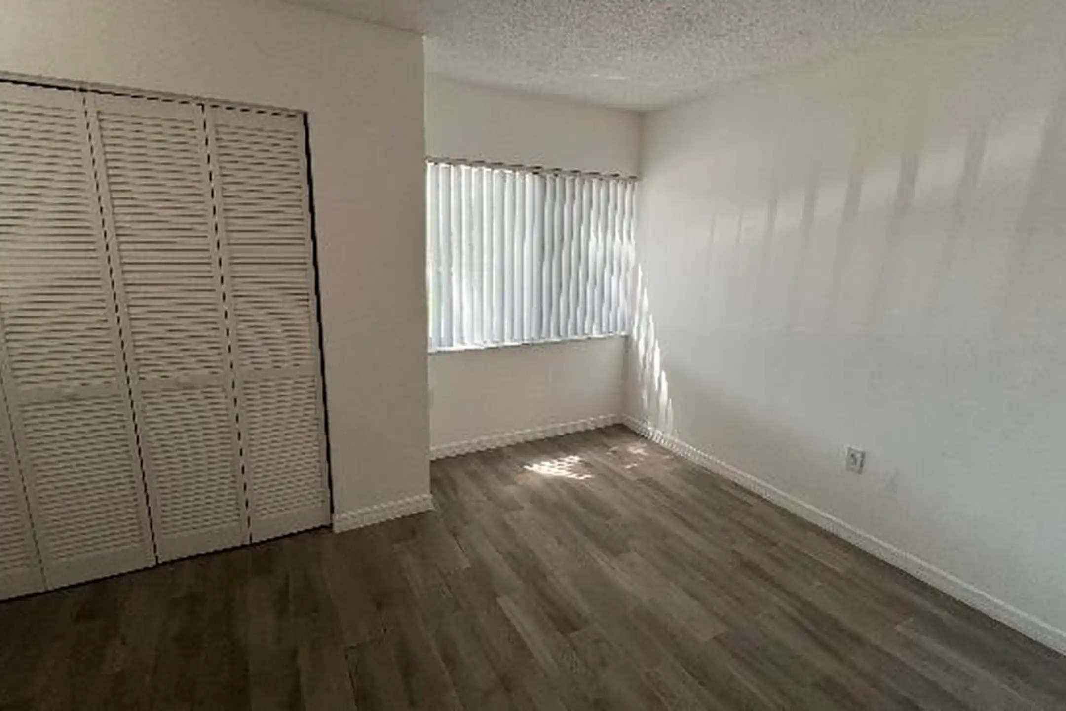 711 N Pine Island Rd - Plantation, FL 33324 | ApartmentGuide.com