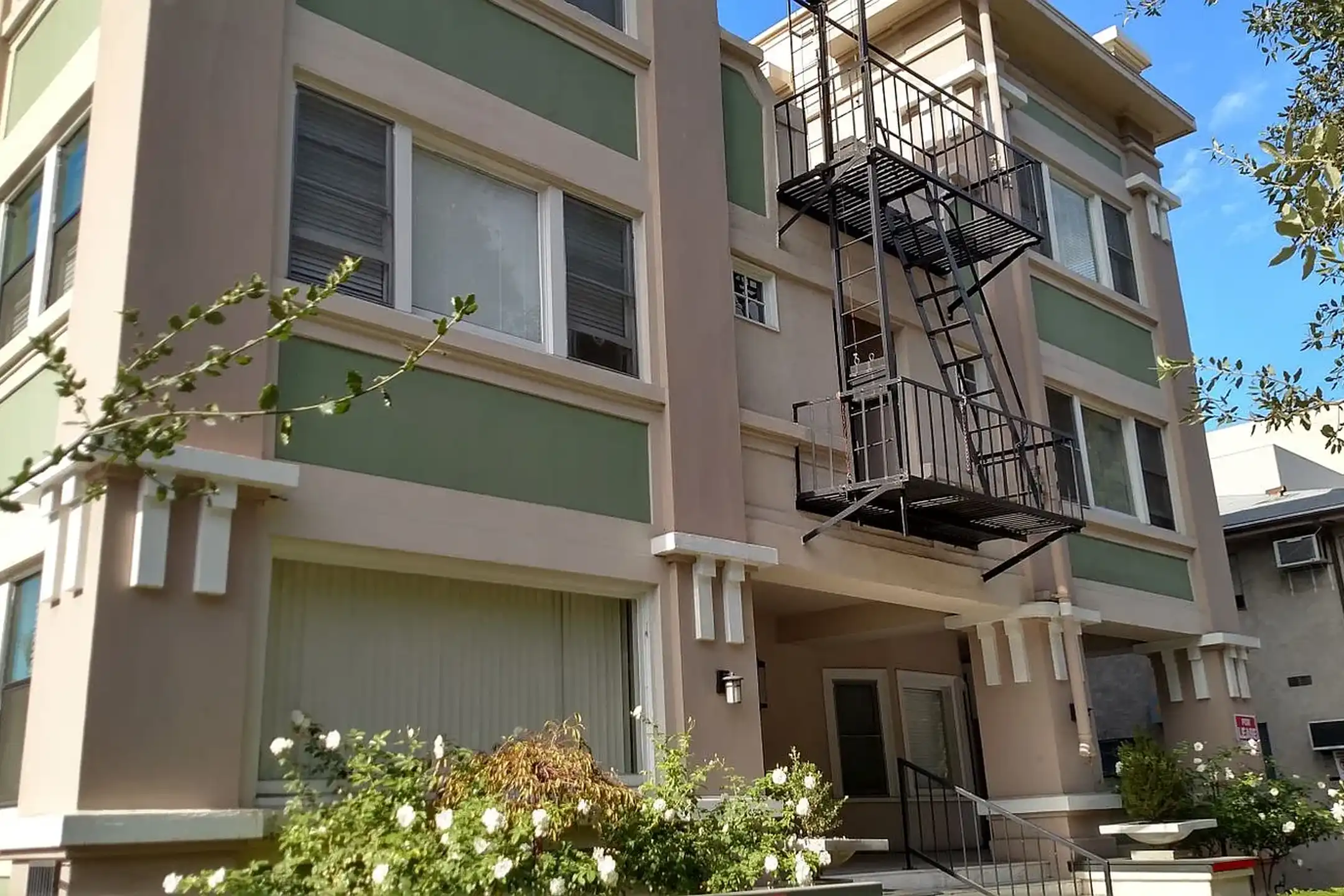 Euclid Square Apts - Pasadena, CA 91101 | ApartmentGuide.com