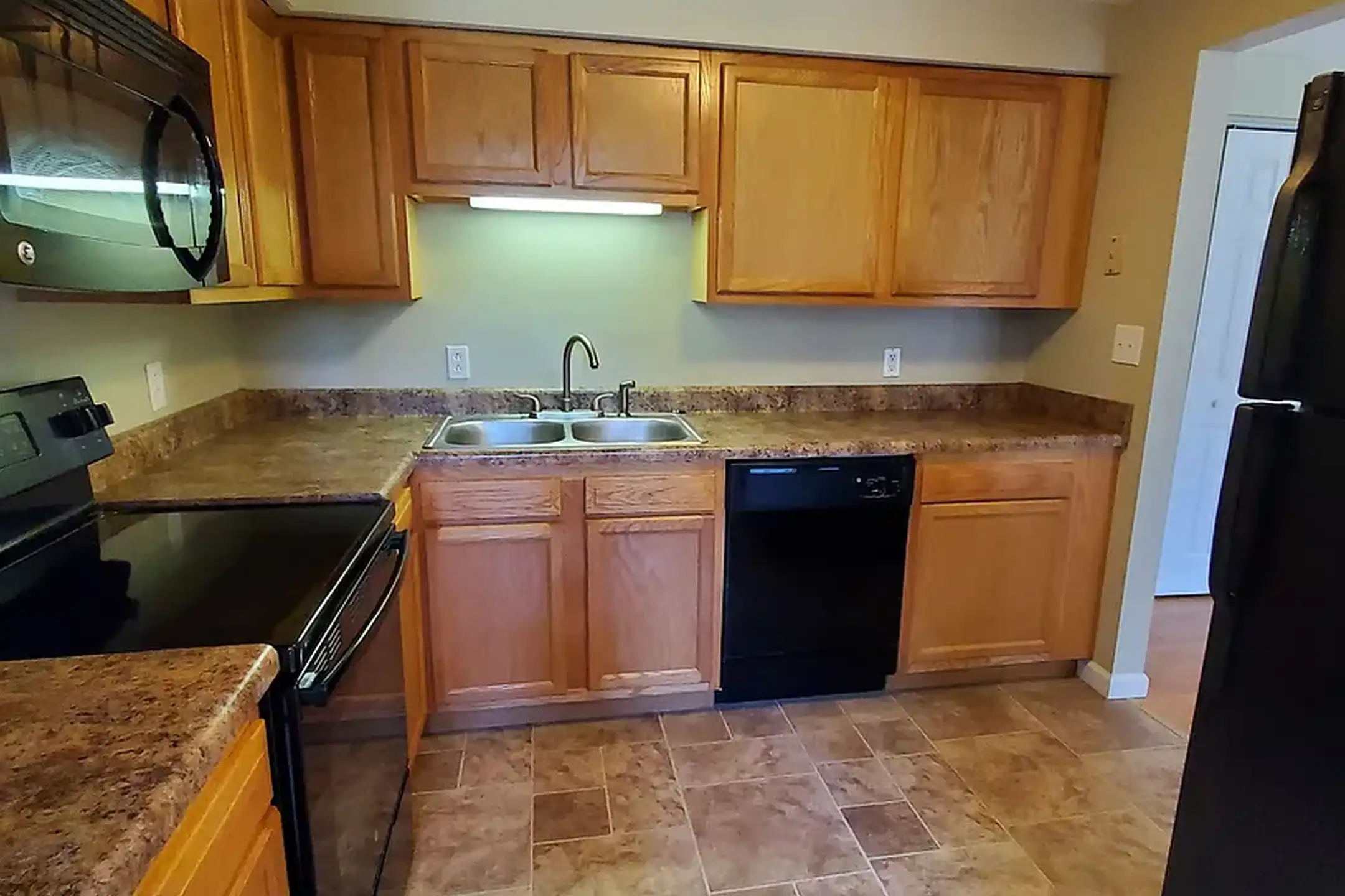 Apple Ridge Apartment Homes - LaFayette, NY 13084 | ApartmentGuide.com