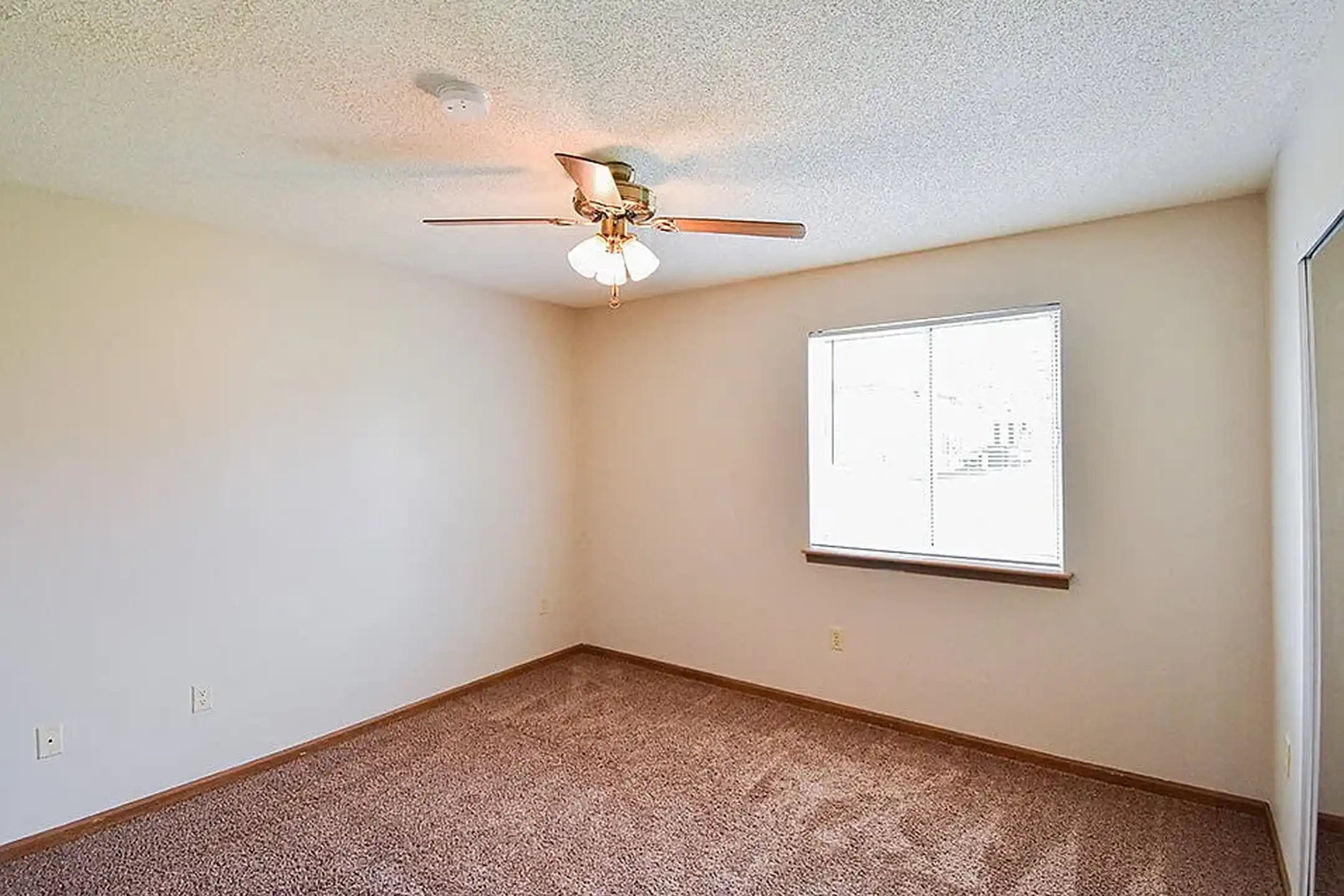 Northridge Crossing Apartments and Townhomes - McPherson, KS 67460 ...