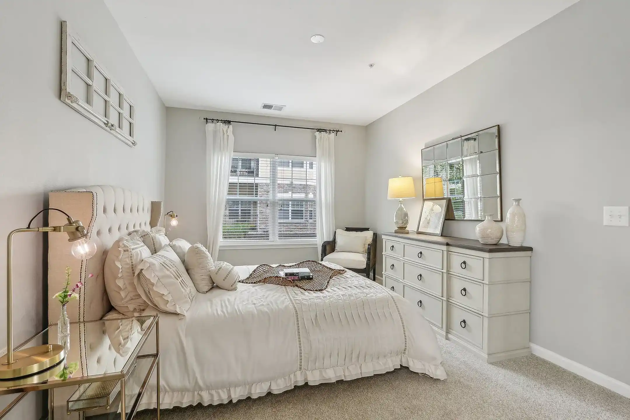 Mount Laurel Crossing - Mount Laurel, NJ 08054 | ApartmentGuide.com