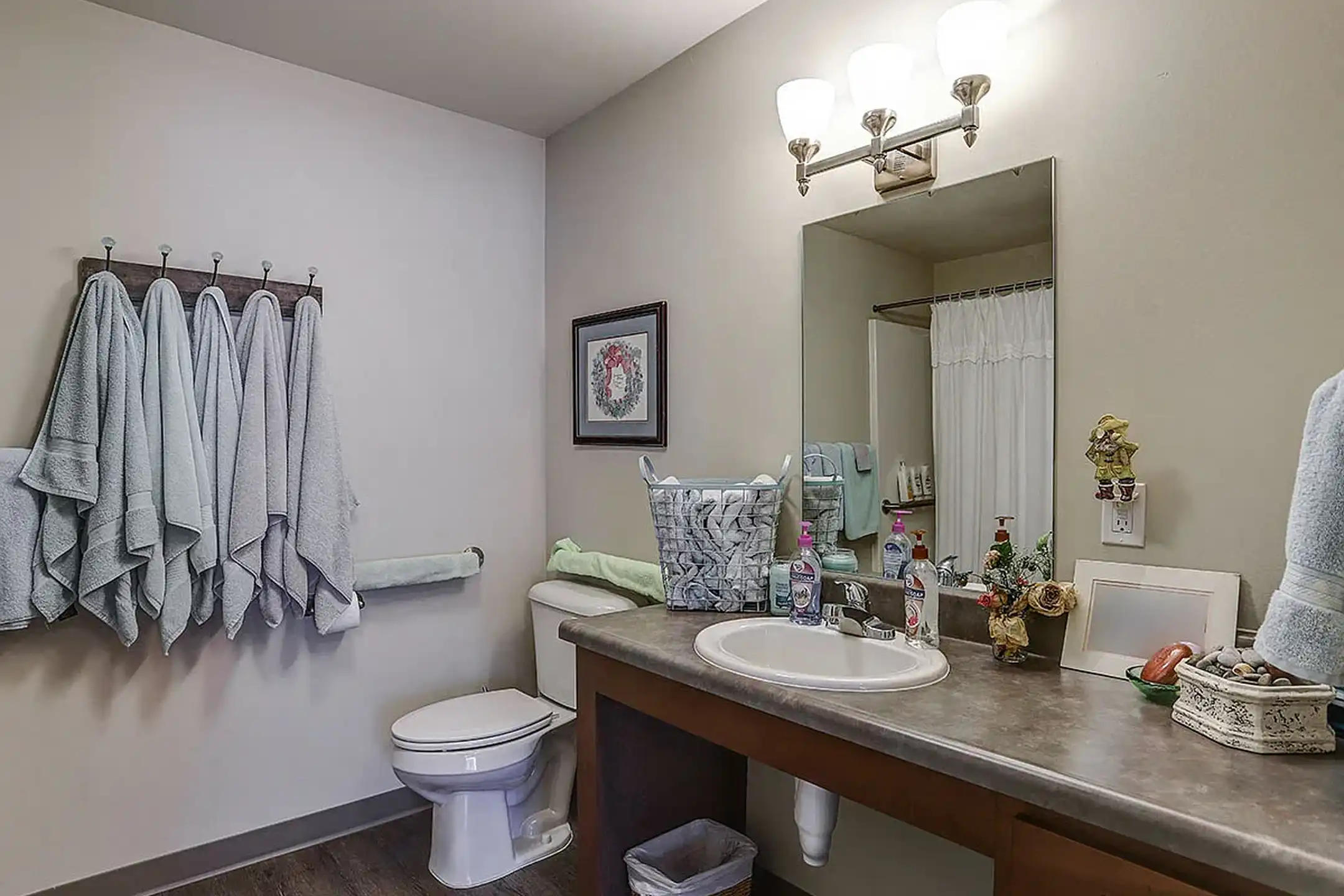 Brookside Commons - Traverse City, MI 49685 | ApartmentGuide.com