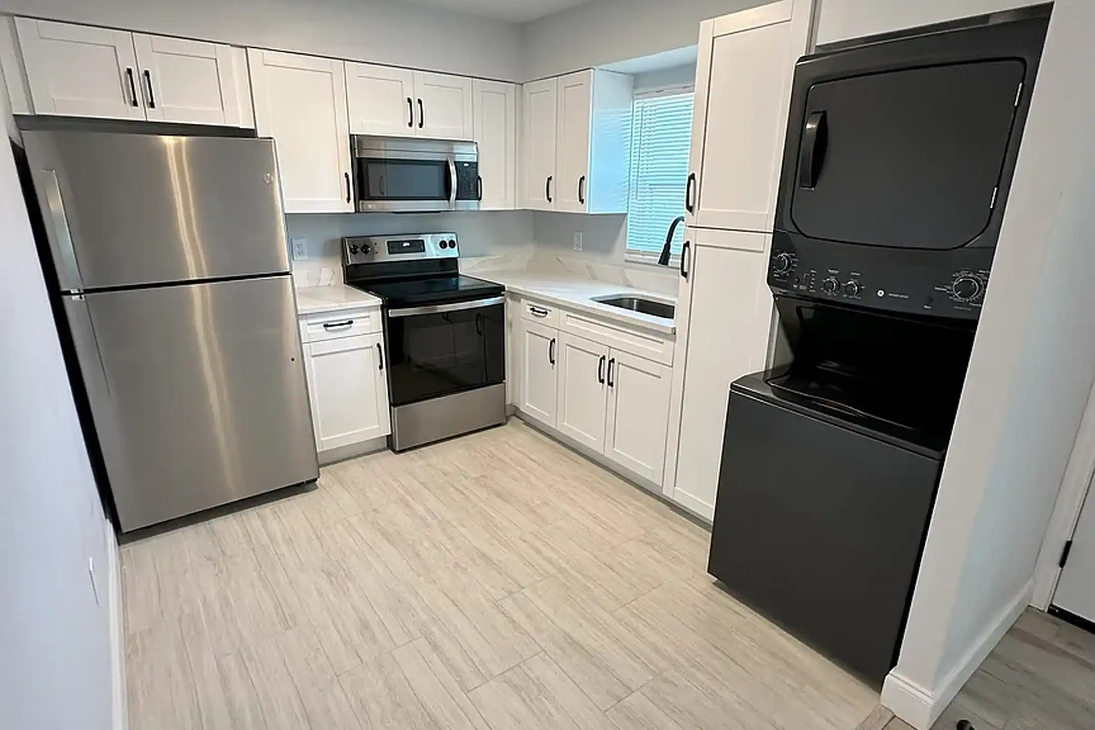 Pebble Woods Apartments - Tampa, FL 33617 | ApartmentGuide.com
