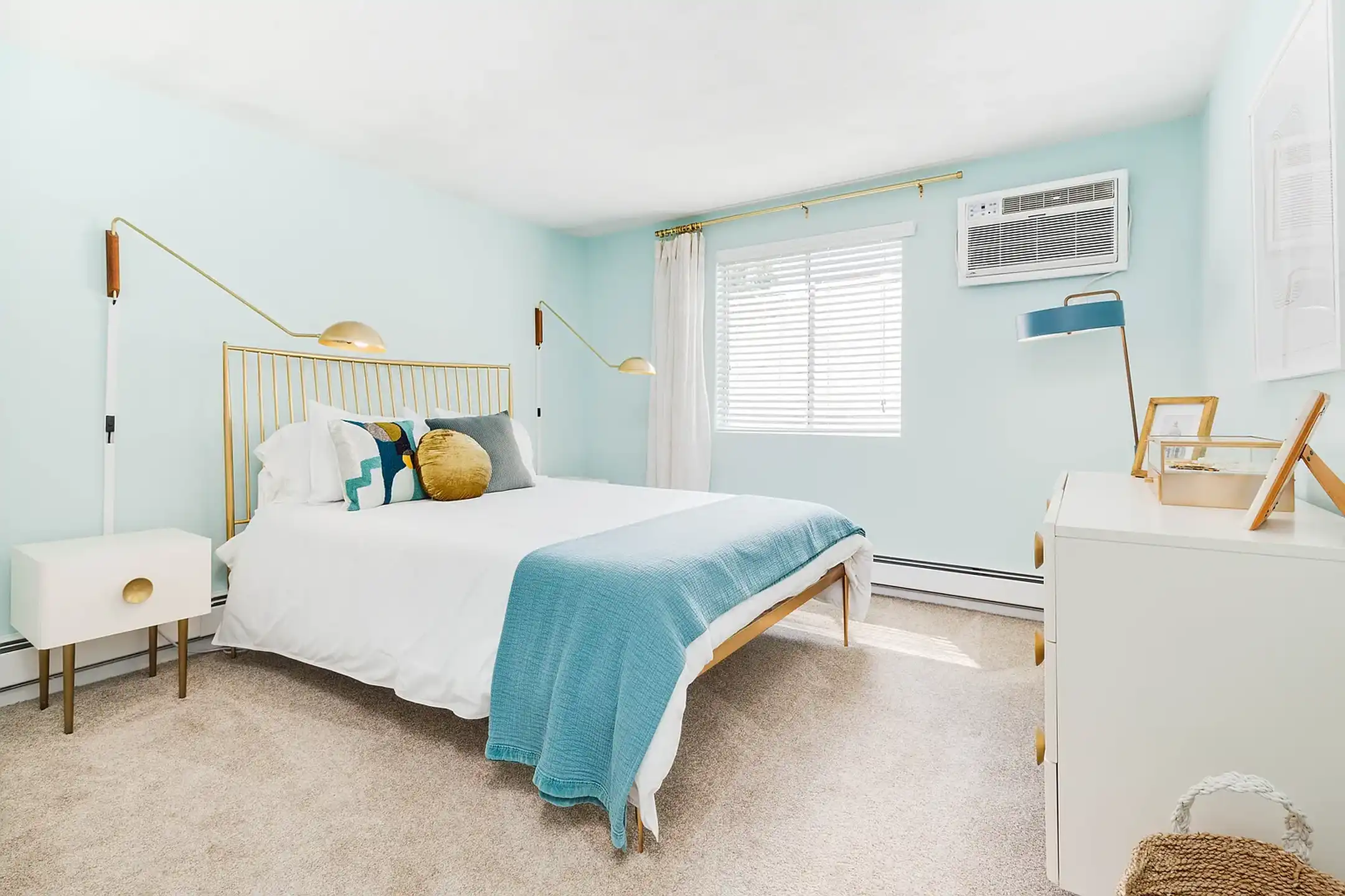 Cabot Crossing - Lowell, MA 01852 | ApartmentGuide.com