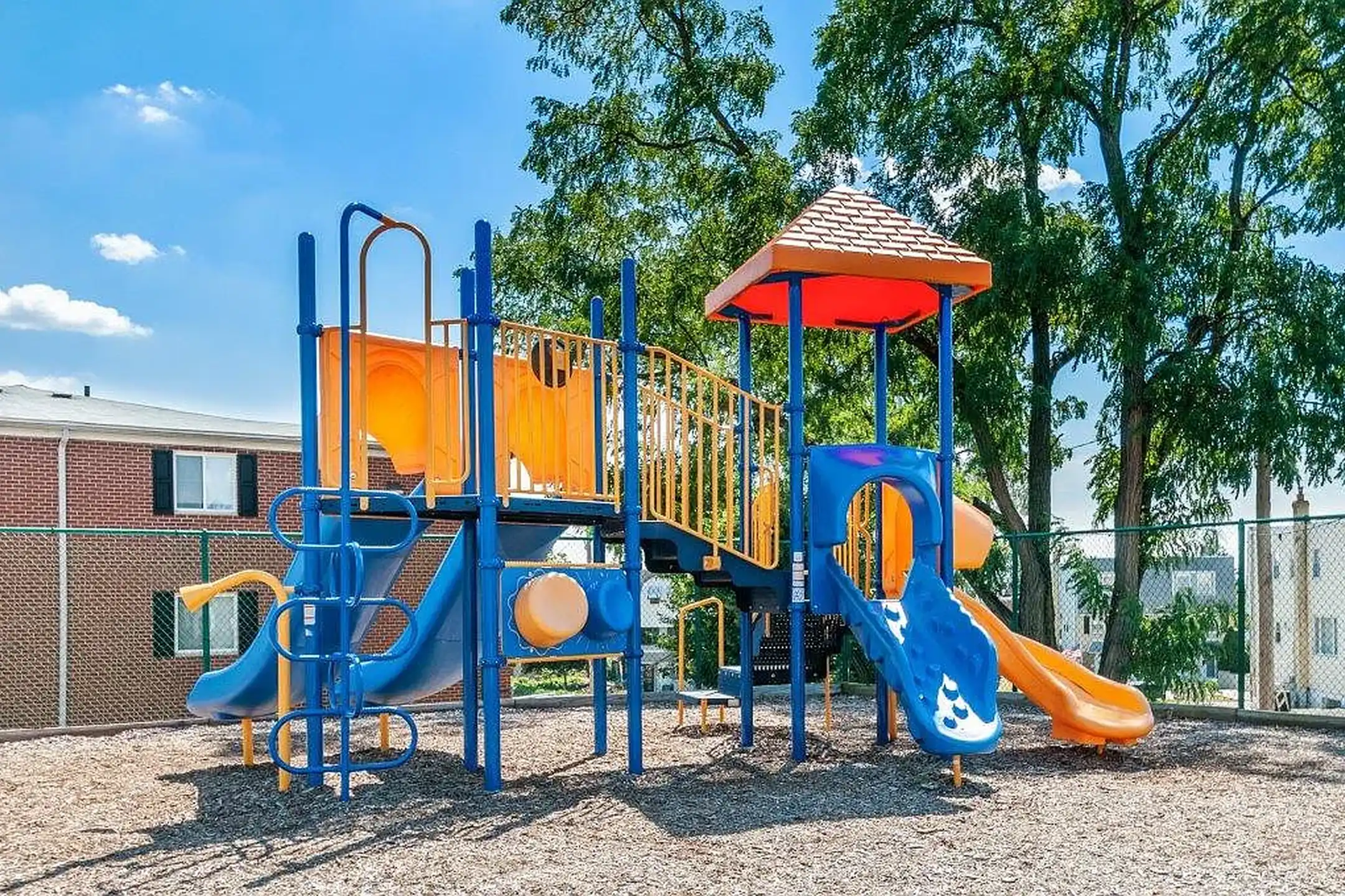 Brookmont Apartment Homes - Philadelphia, PA 19115 | ApartmentGuide.com