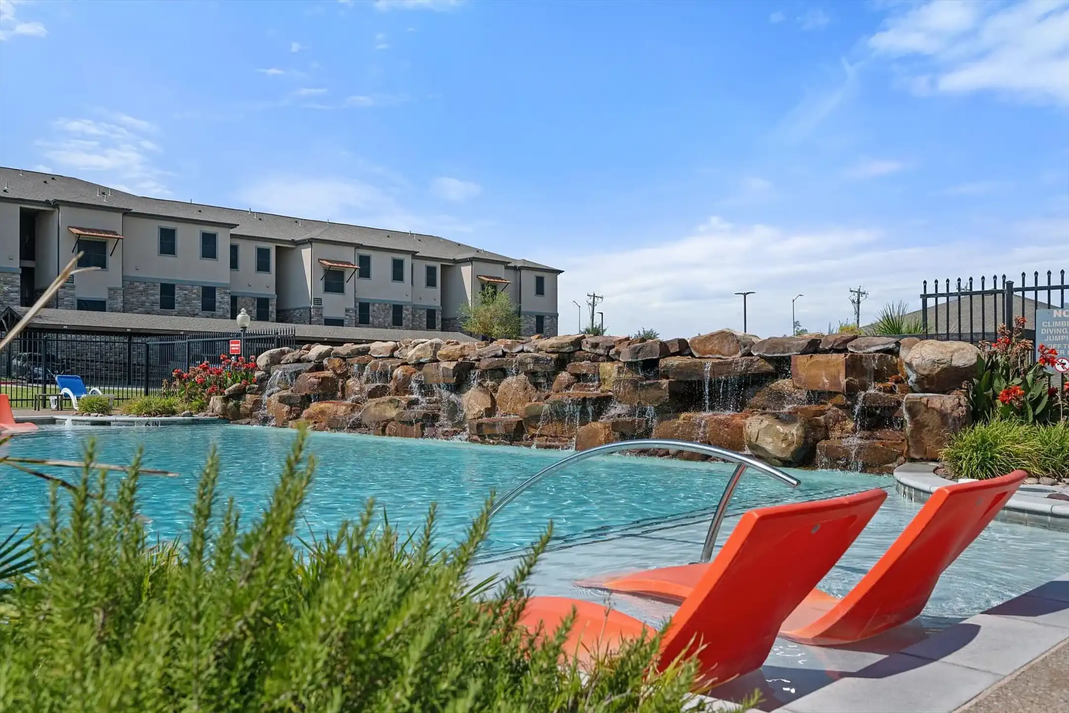 Prairie Gate Community - Grand Prairie, TX 75052 | ApartmentGuide.com