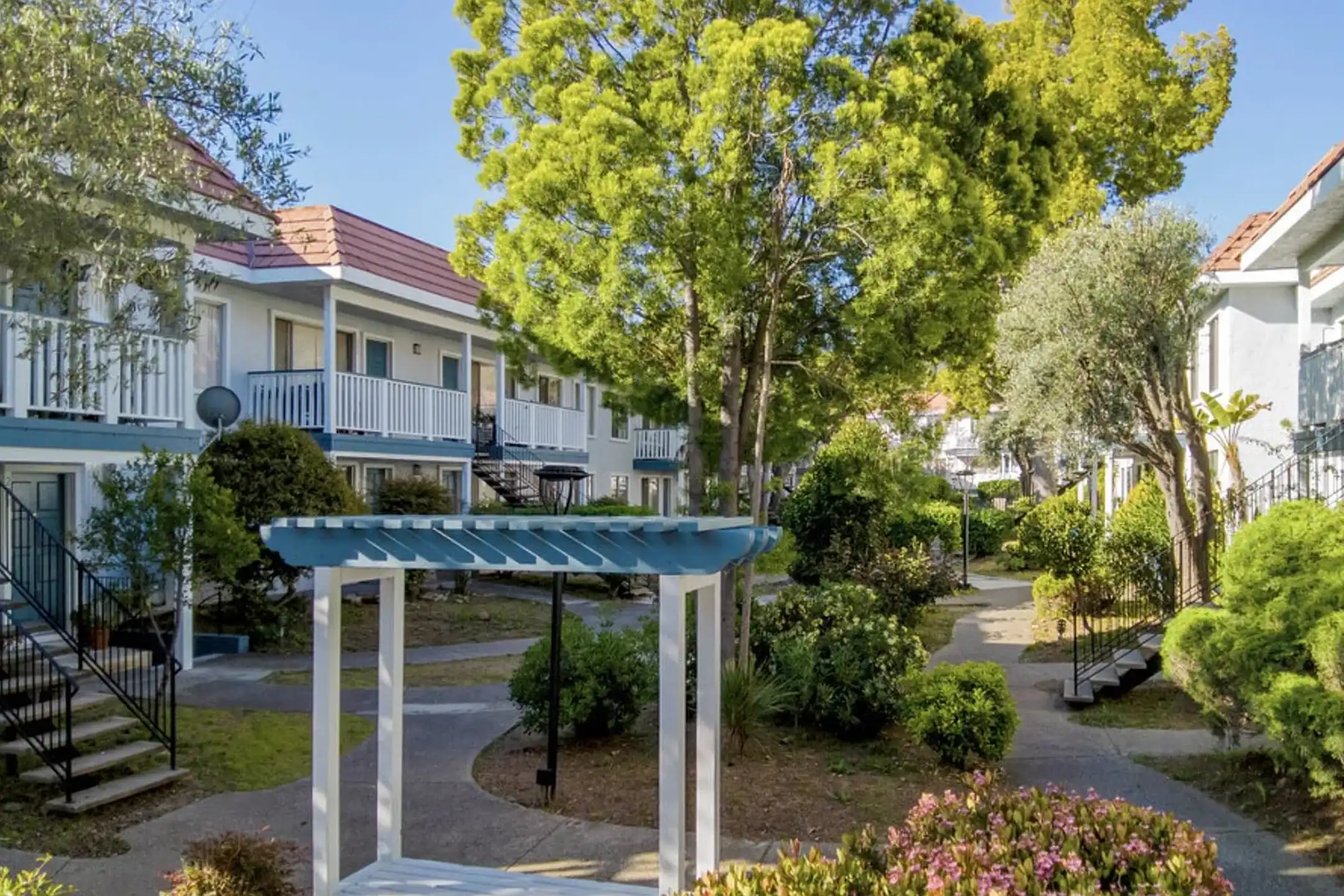 Del Coronado Apartments - San Jose, CA 95124 | ApartmentGuide.com