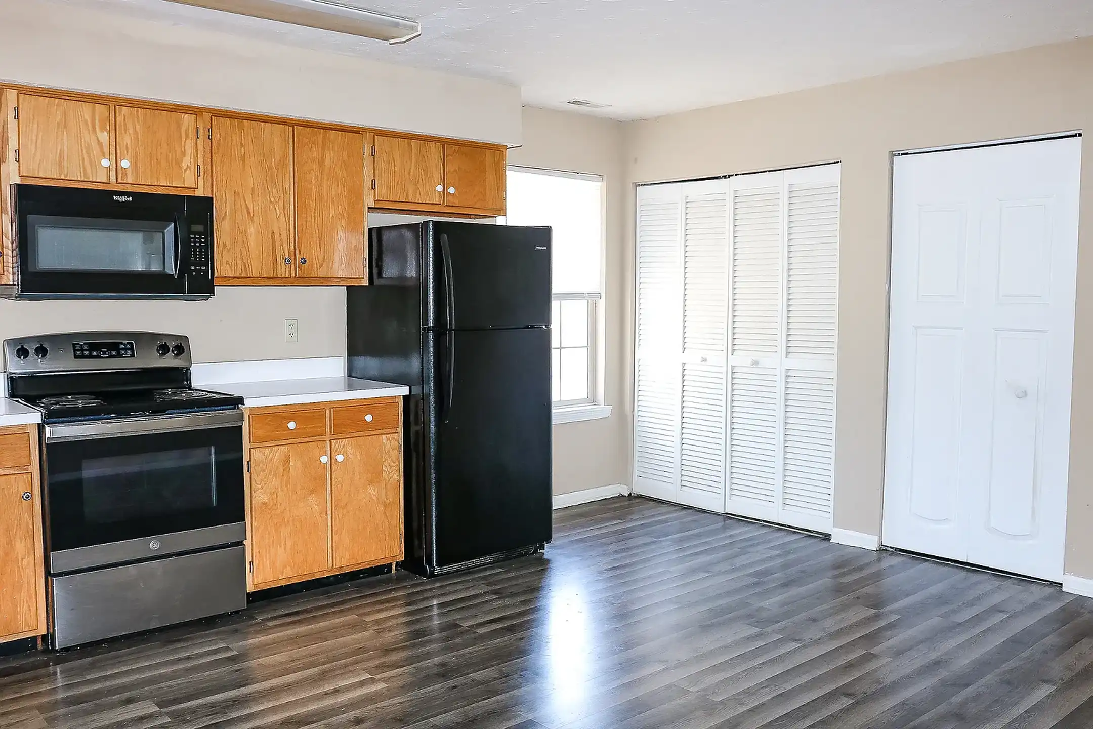 Ashley Square Duplexes - Jeffersonville, IN 47130 | ApartmentGuide.com