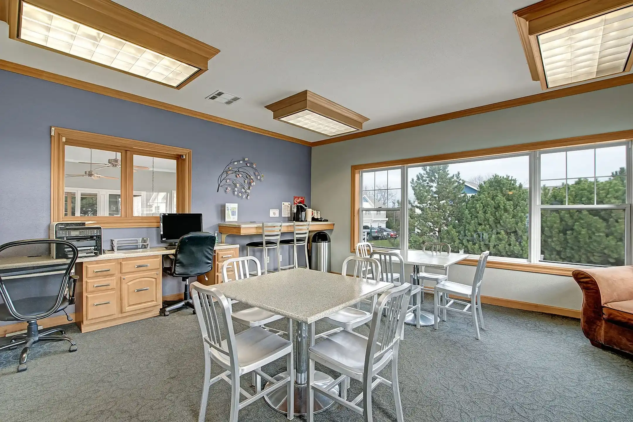 Arbor Ridge - Milwaukee, WI 53224 | ApartmentGuide.com