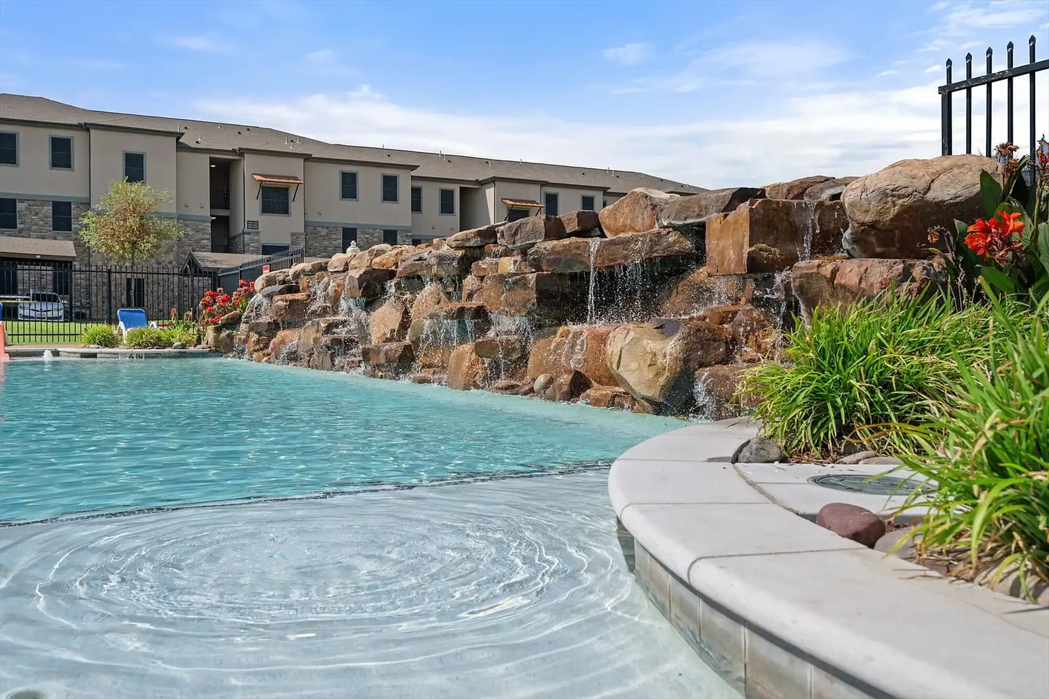 Prairie Gate Community - Grand Prairie, TX 75052 | ApartmentGuide.com