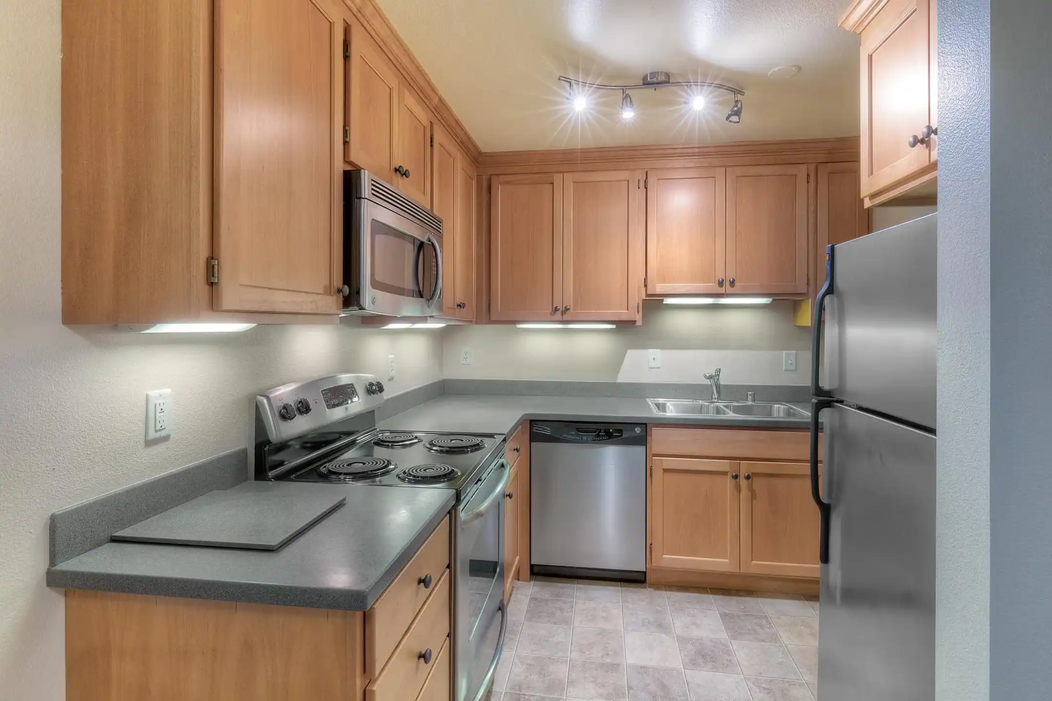 Executive Estates - Seattle, WA 98125 | ApartmentGuide.com