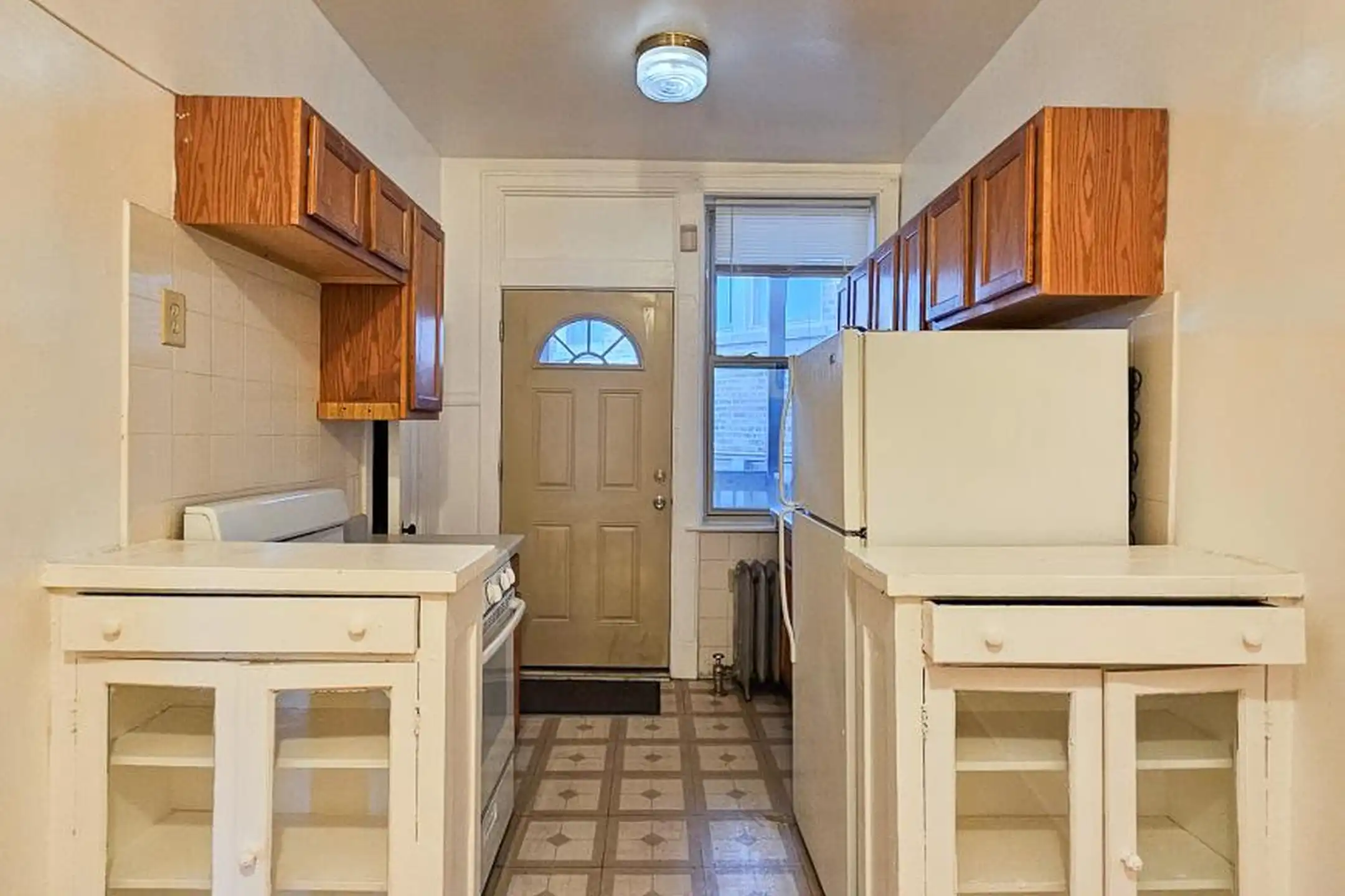 4784 N Elston Ave - Chicago, IL 60630 | ApartmentGuide.com