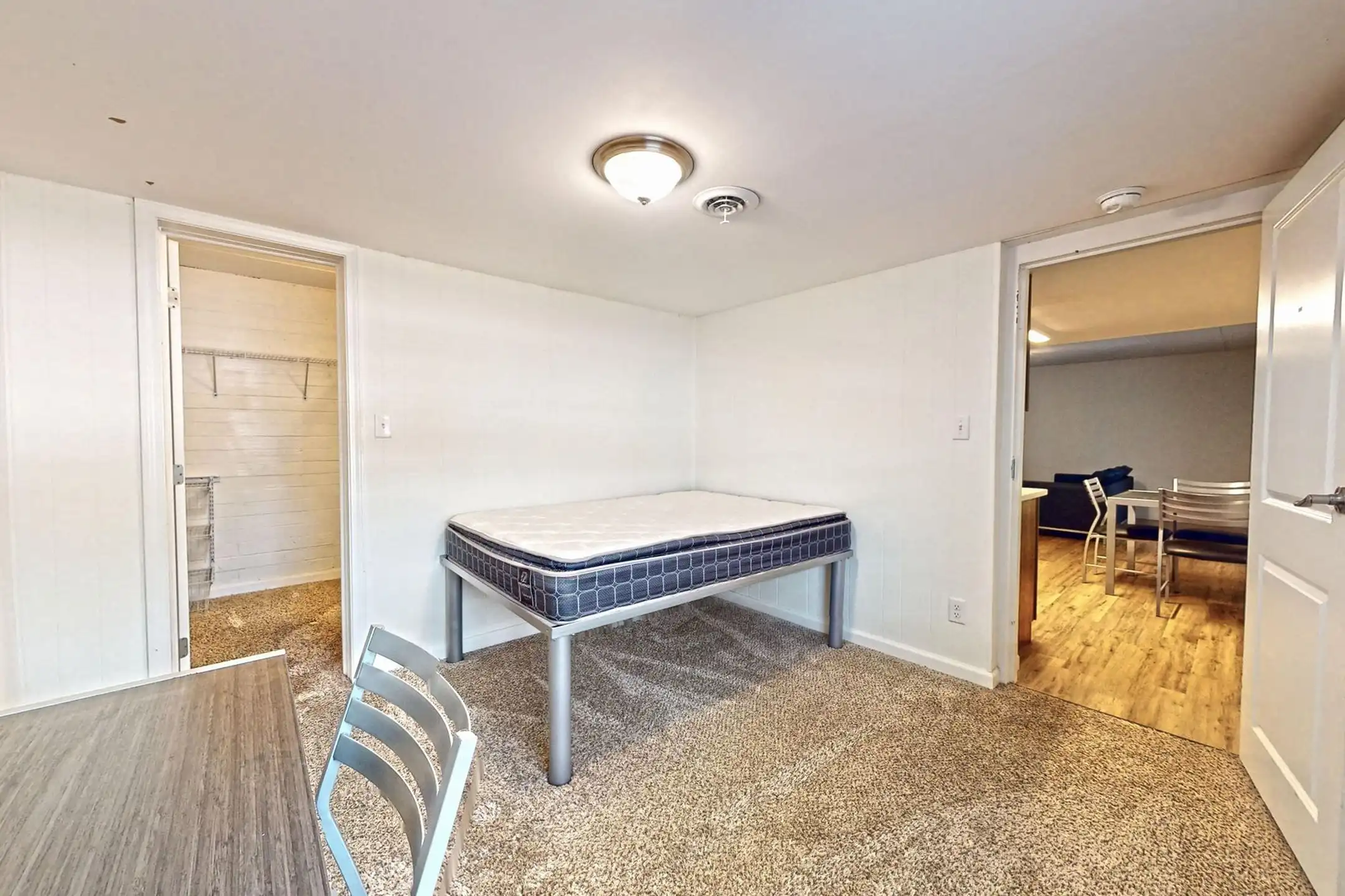 204 E Clark St unit 13 - Champaign, IL 61820 | ApartmentGuide.com