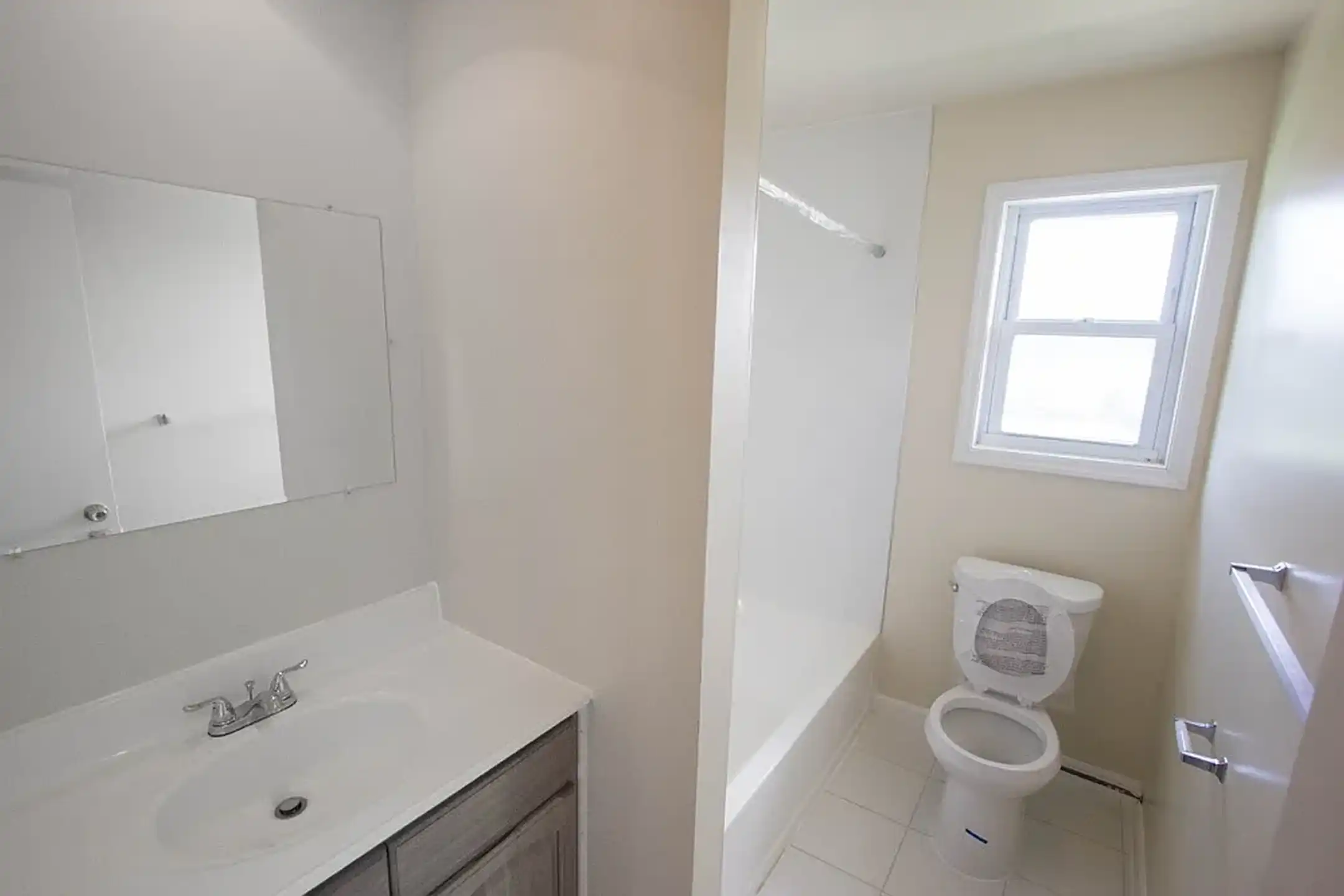 Twinbrook - Ocean Township, NJ 07712 | ApartmentGuide.com