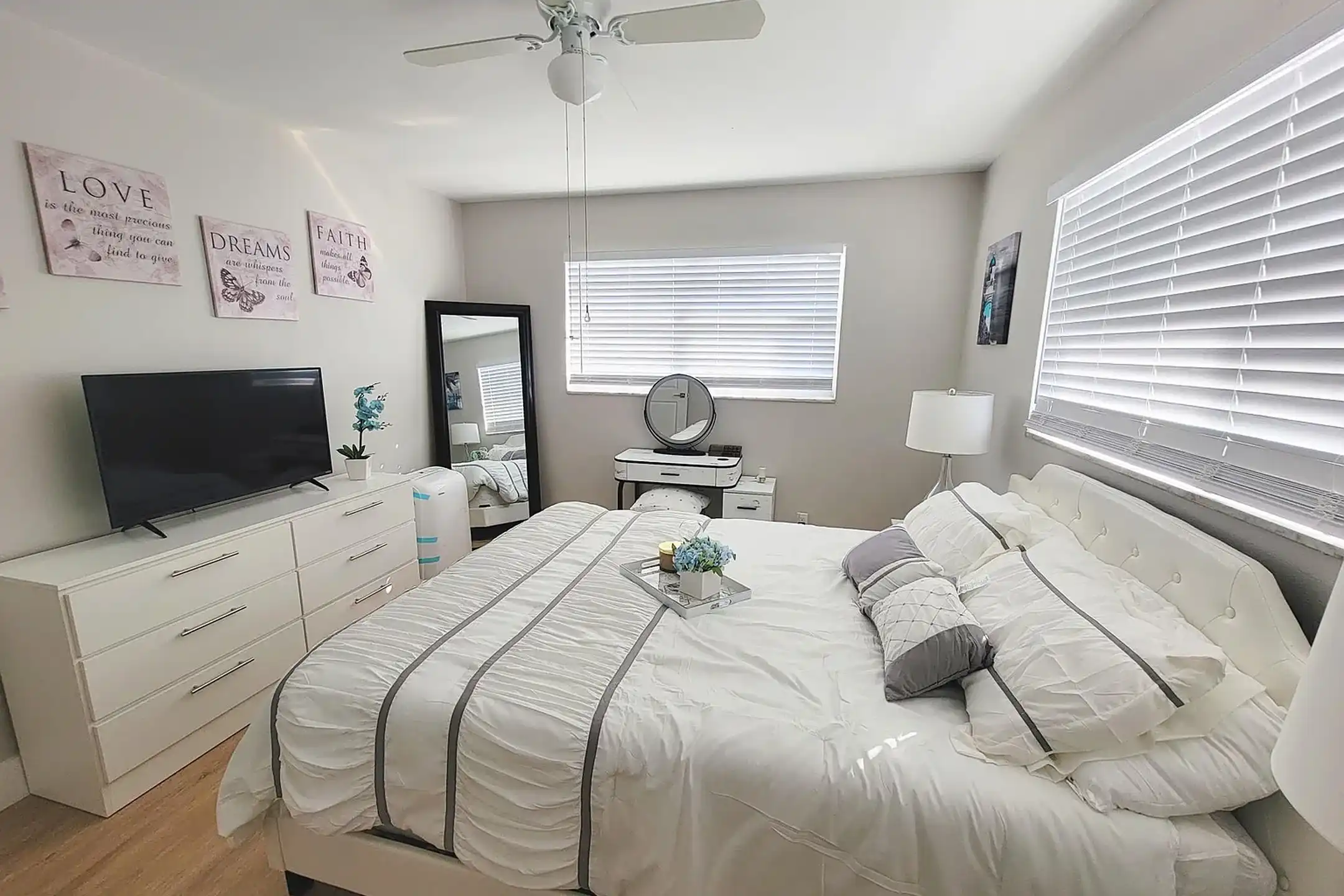 Cottage Cove - Miami, FL 33179 | ApartmentGuide.com