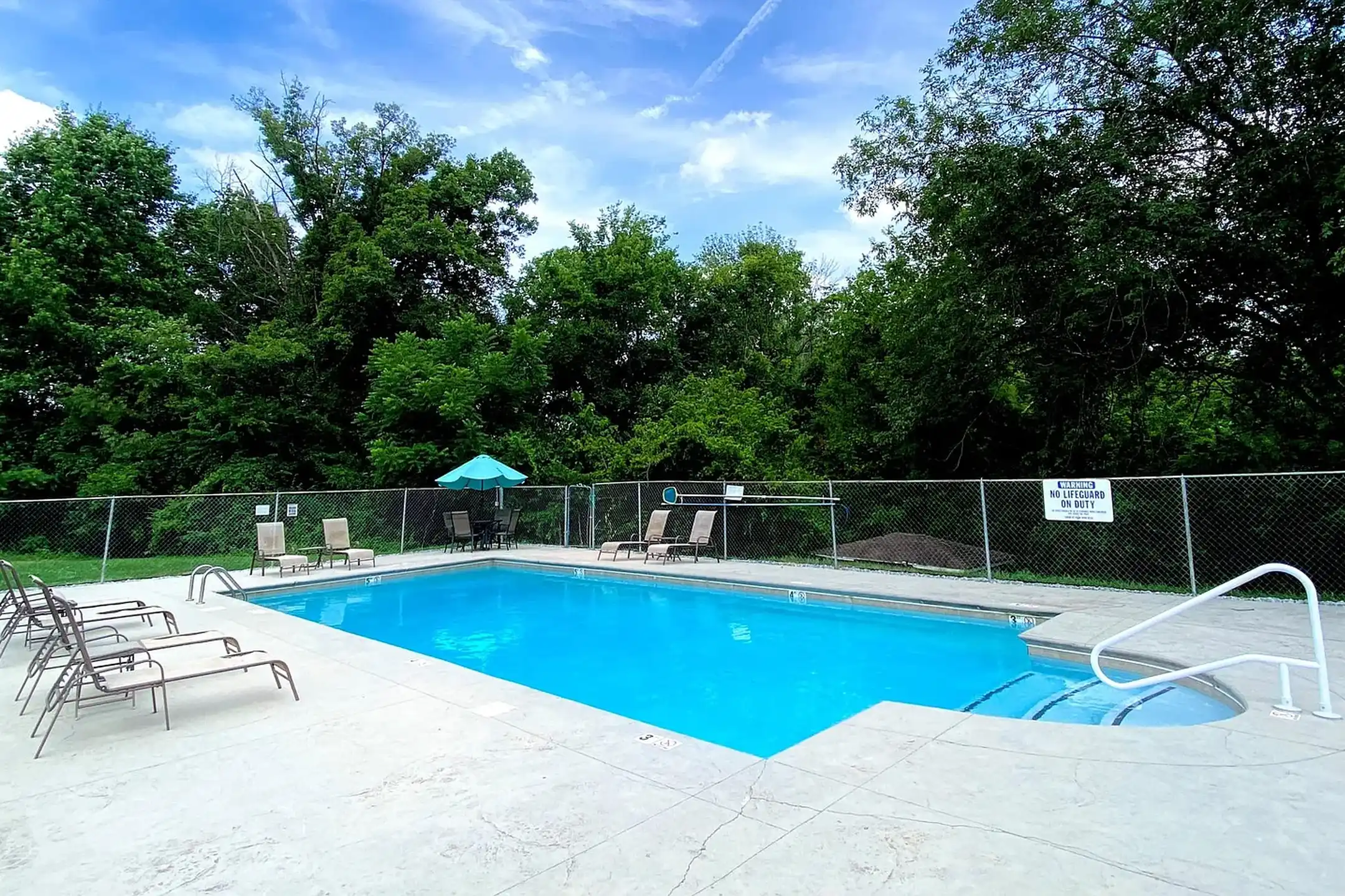 Creek Ridge Apartments - Knoxville, TN 37912 | ApartmentGuide.com