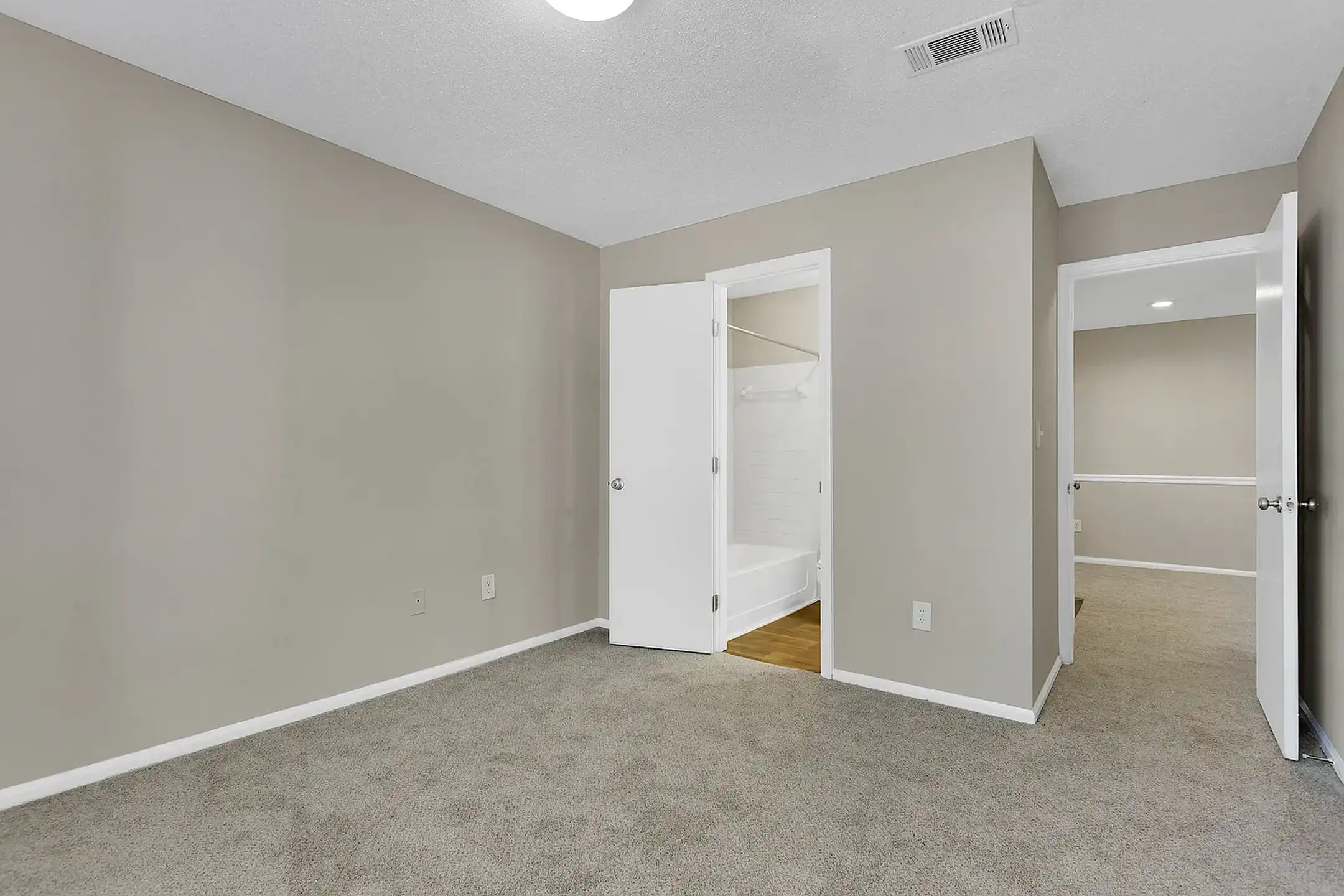 Oak Ridge at Pelham - Greenville, SC 29615 | ApartmentGuide.com