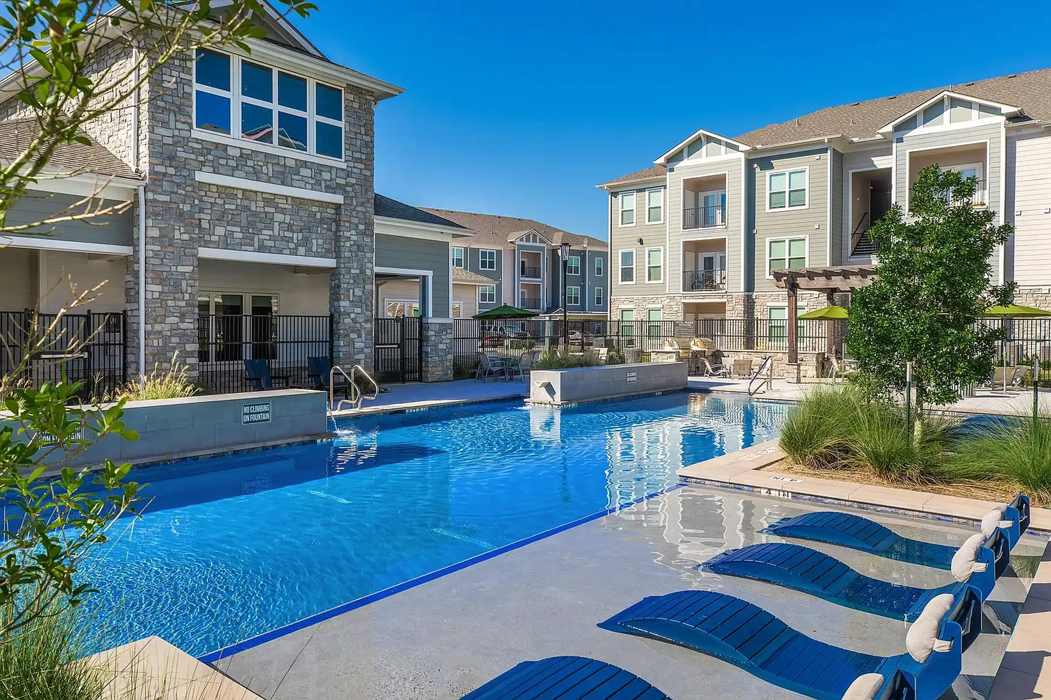 Delta Manor - Beaumont, TX 77705 | ApartmentGuide.com