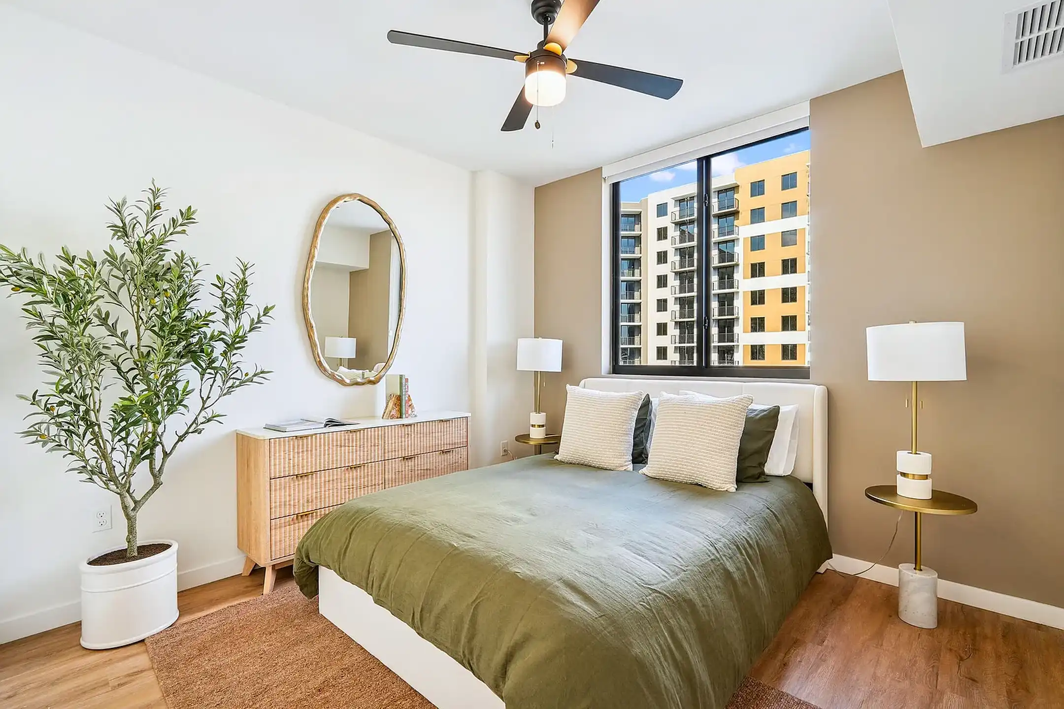 Metro Parc - Hialeah, FL 33013 | ApartmentGuide.com