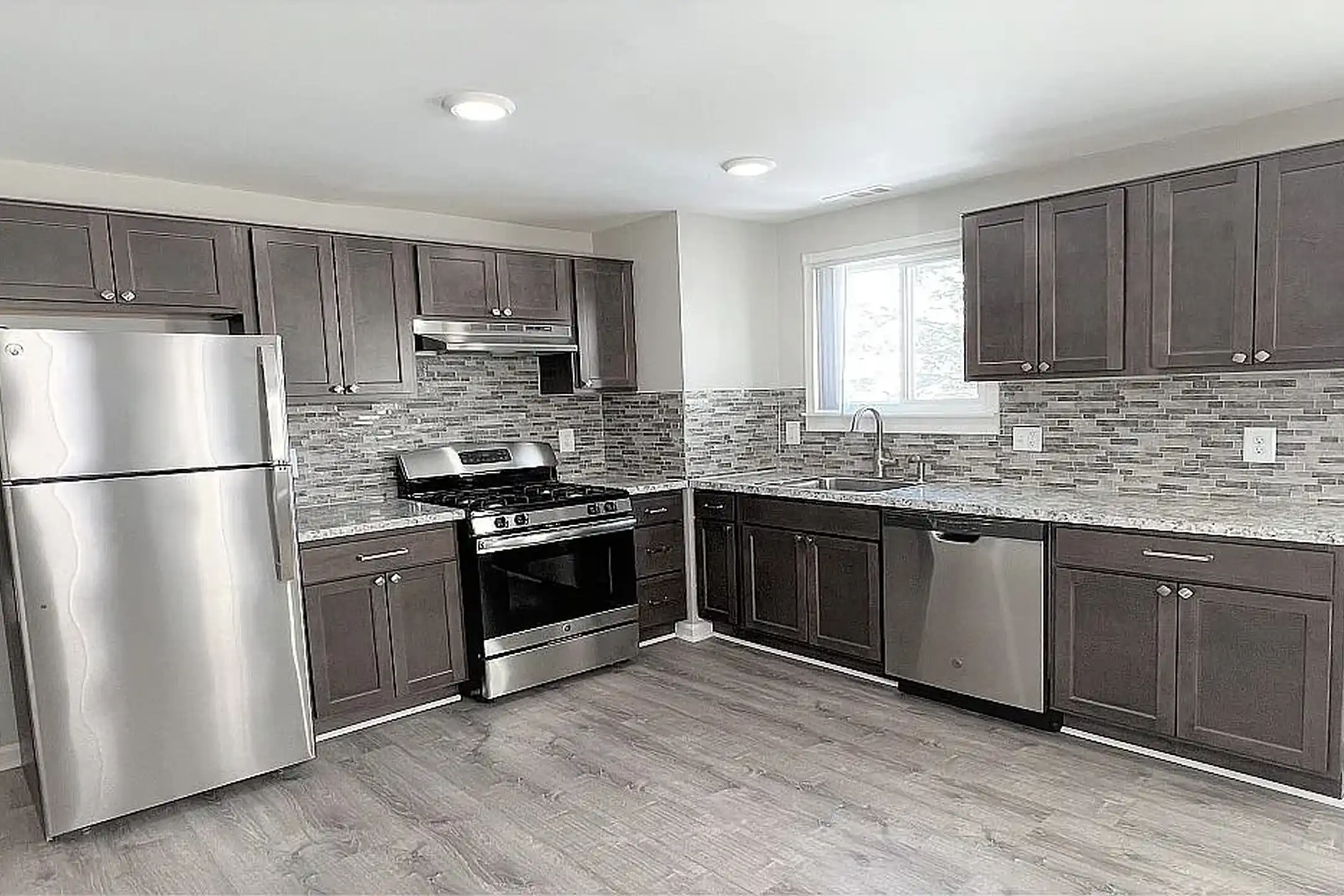 Coppertree Apartments & Townhomes - Taylor, MI 48180 | ApartmentGuide.com