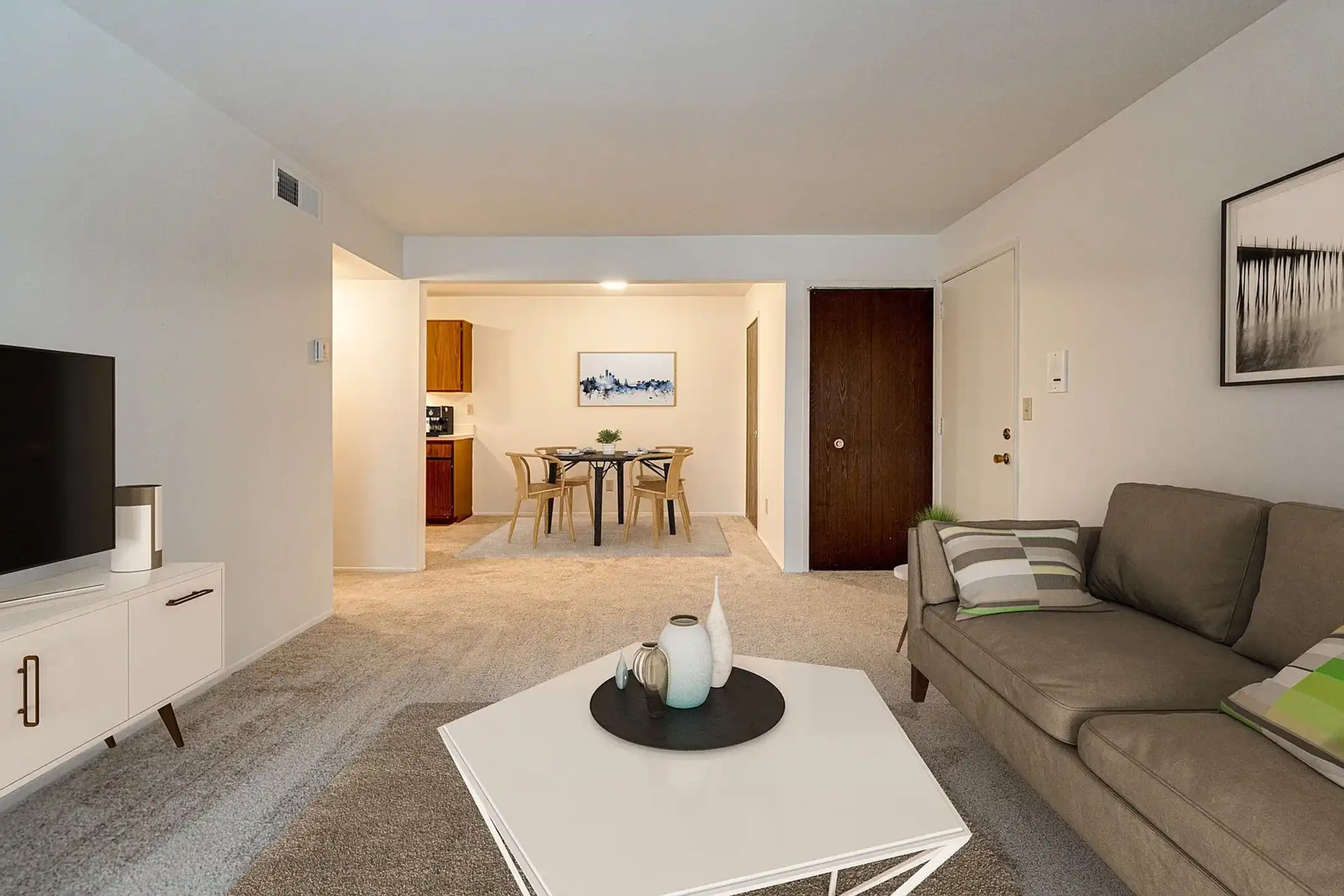Fox Pointe Apartments - East Moline, IL 61244 | ApartmentGuide.com