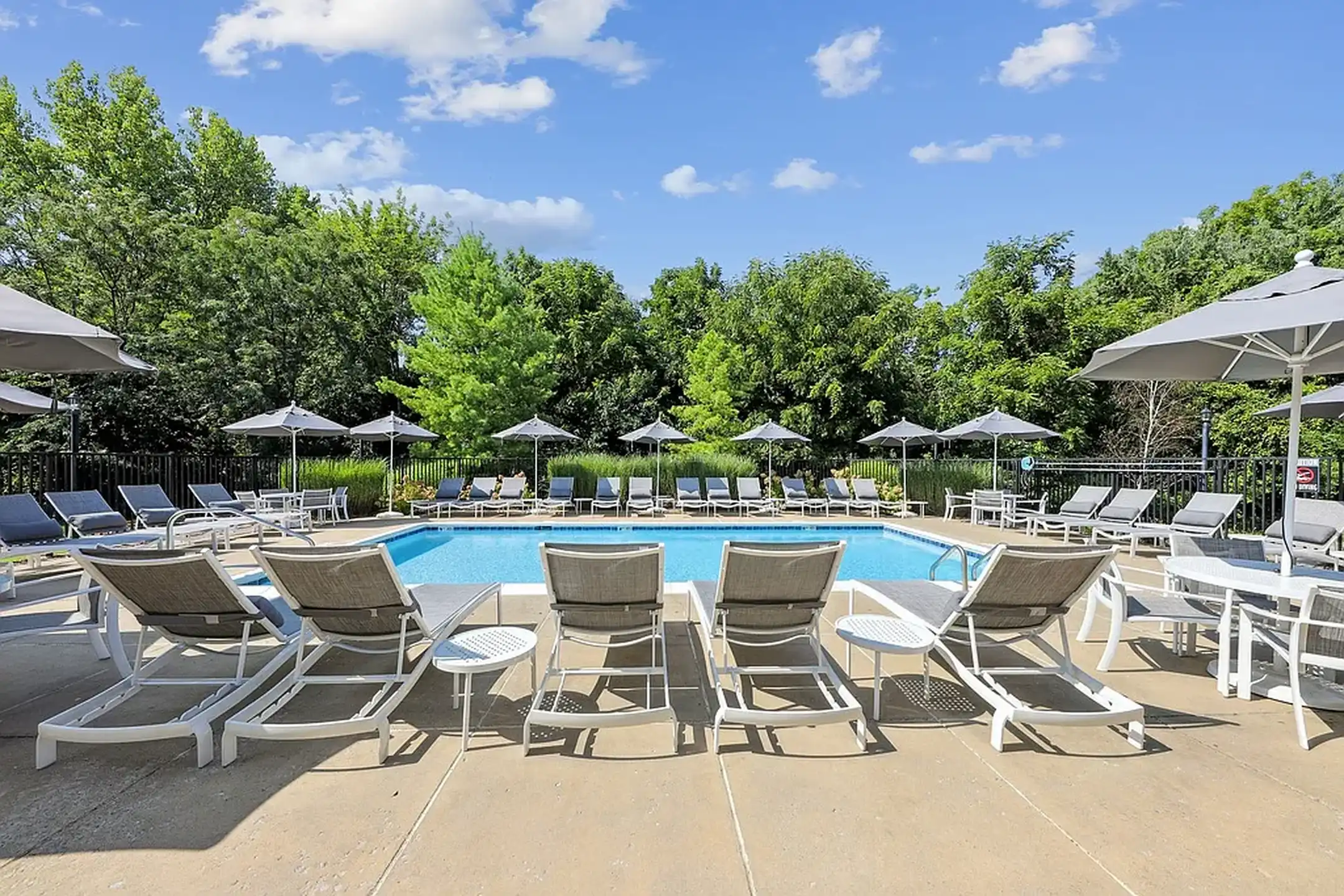 Maple Brook Apartments - Louisville, KY 40241 | ApartmentGuide.com