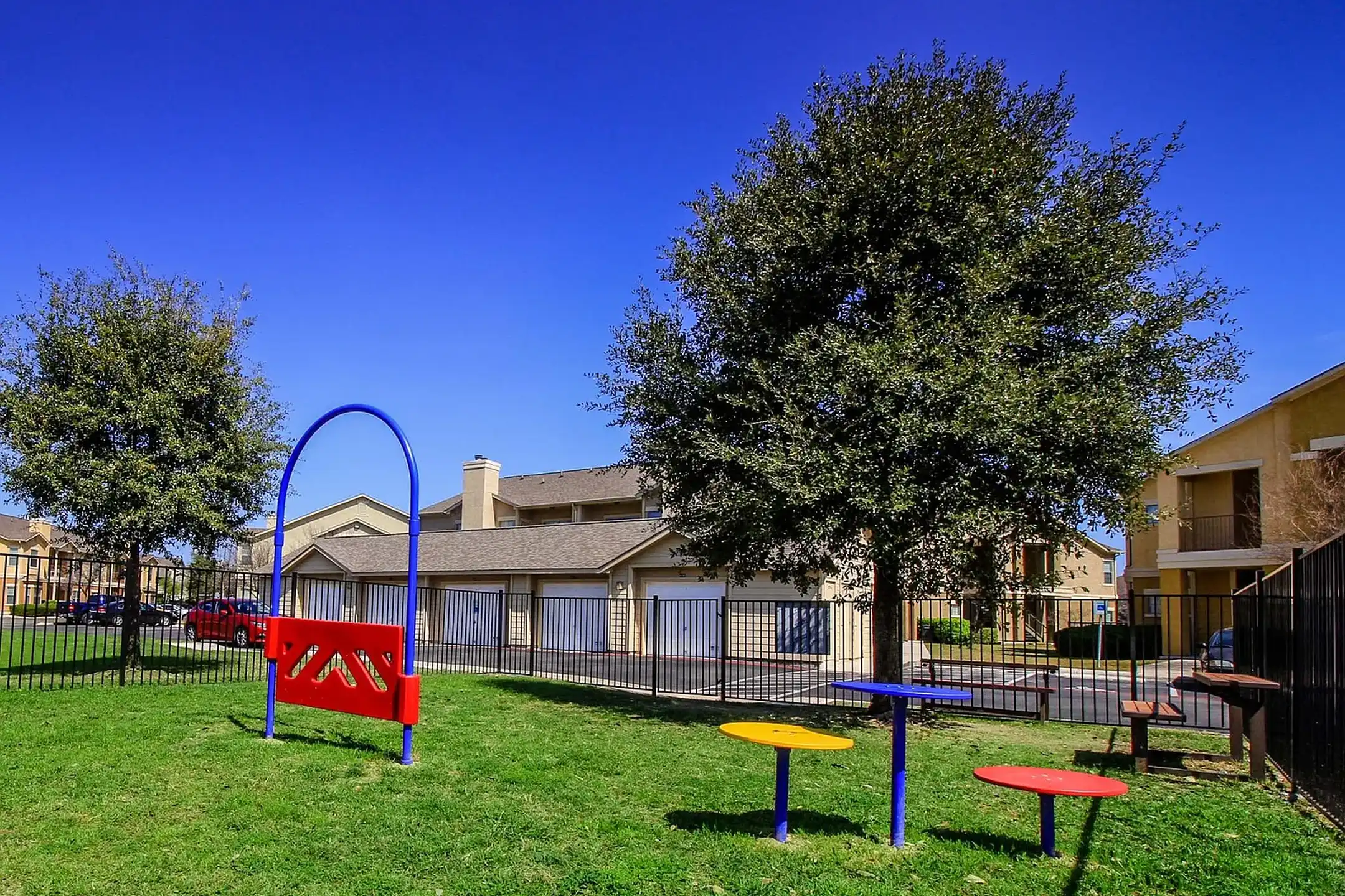 Oxford at Tech Ridge - Austin, TX 78753 | ApartmentGuide.com