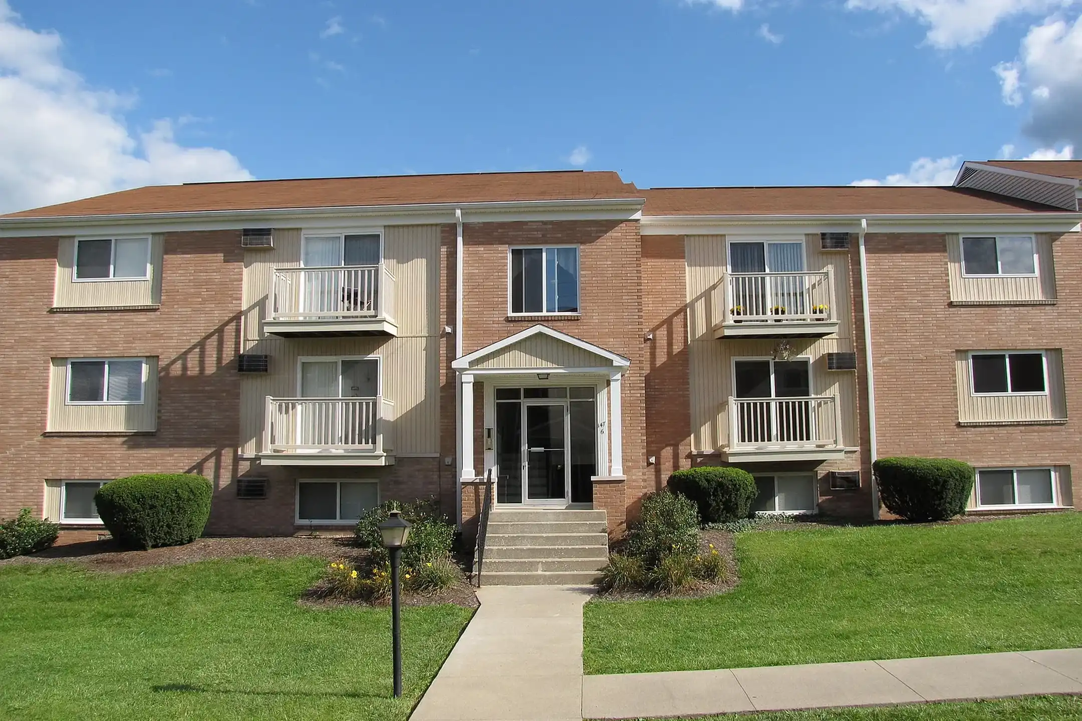 Westview Heights - Hubbard, OH 44425 | ApartmentGuide.com
