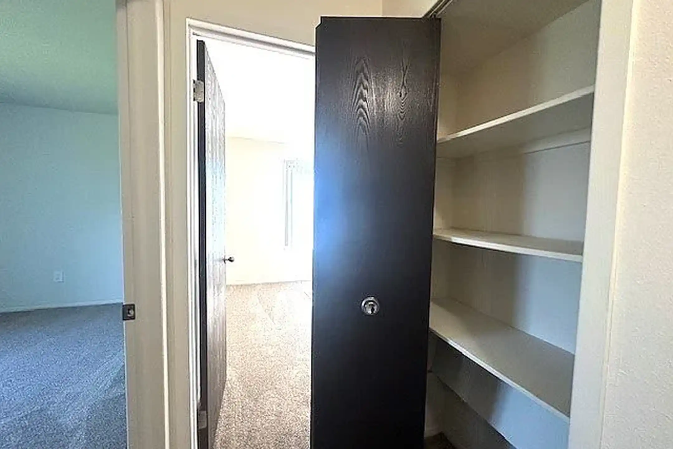 Perry Place Apartments - Grand Blanc, MI 48439 | ApartmentGuide.com