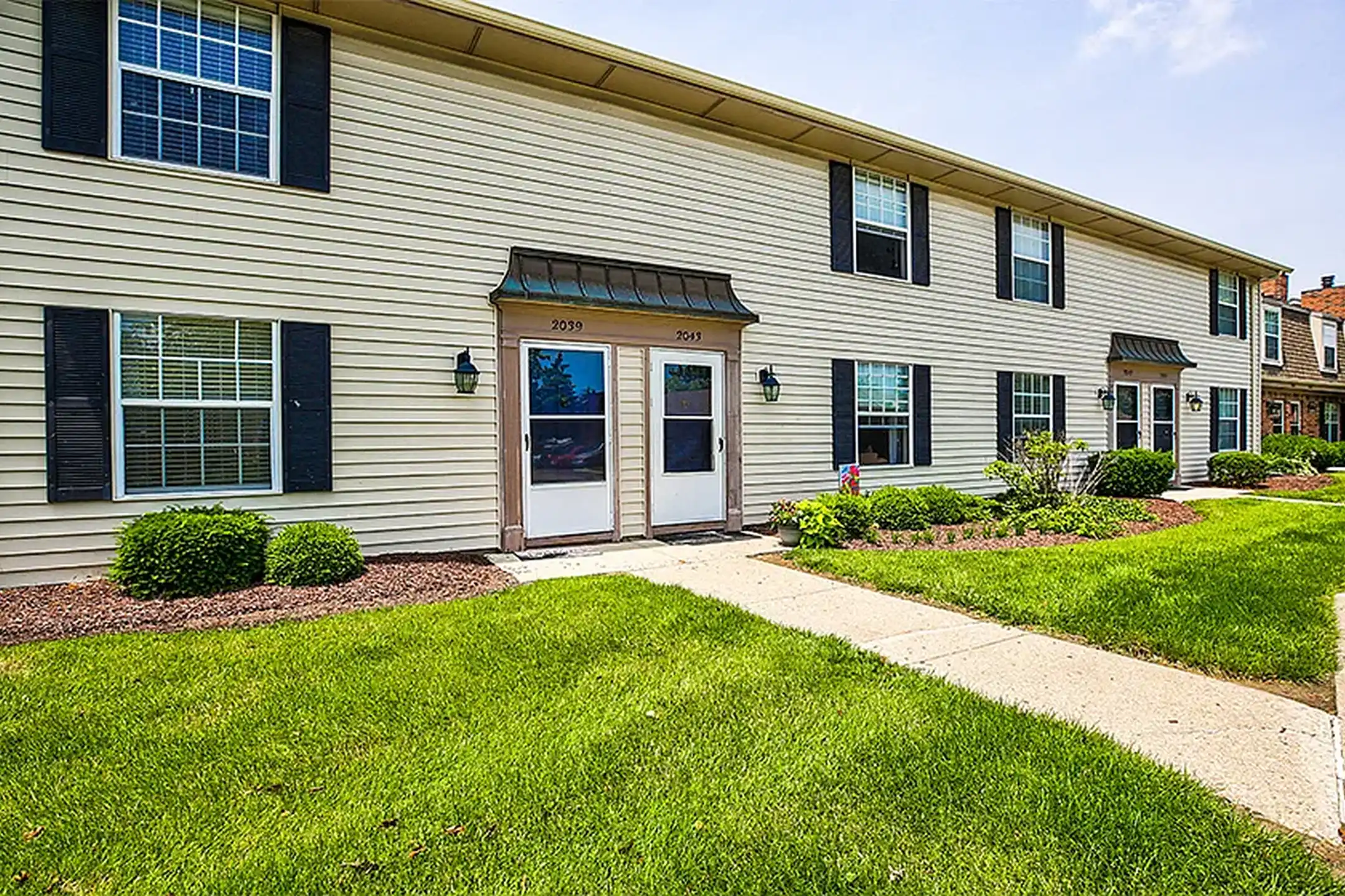 Chelsea Village - Indianapolis, IN 46260 | ApartmentGuide.com
