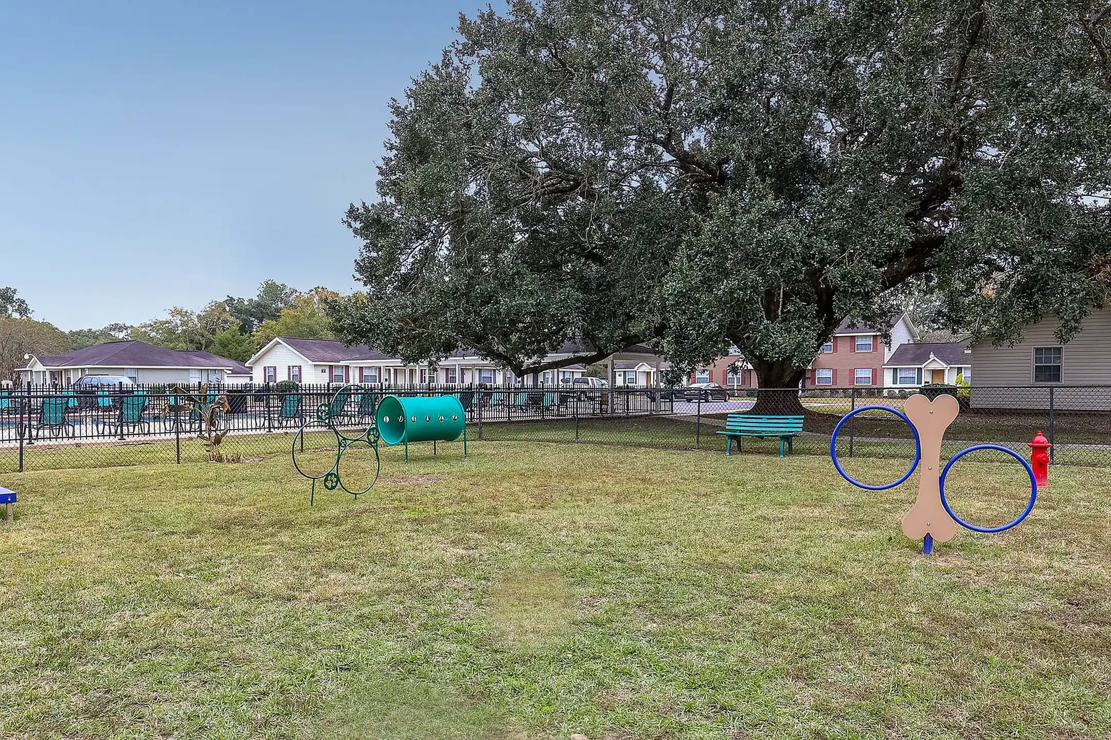 The Flats at Midtown - Mobile, AL 36606 | ApartmentGuide.com