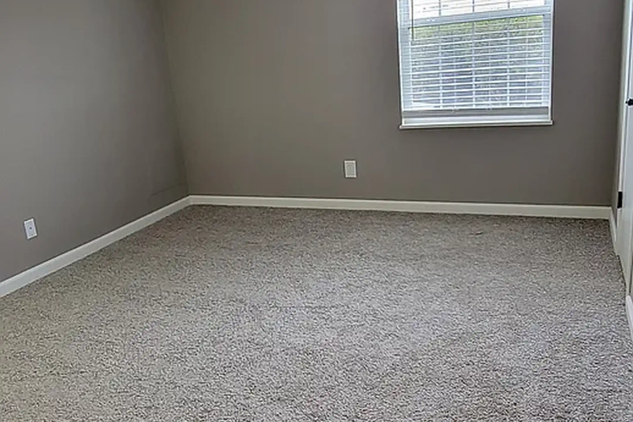 Wallen Hills - Fort Wayne, IN 46825 | ApartmentGuide.com
