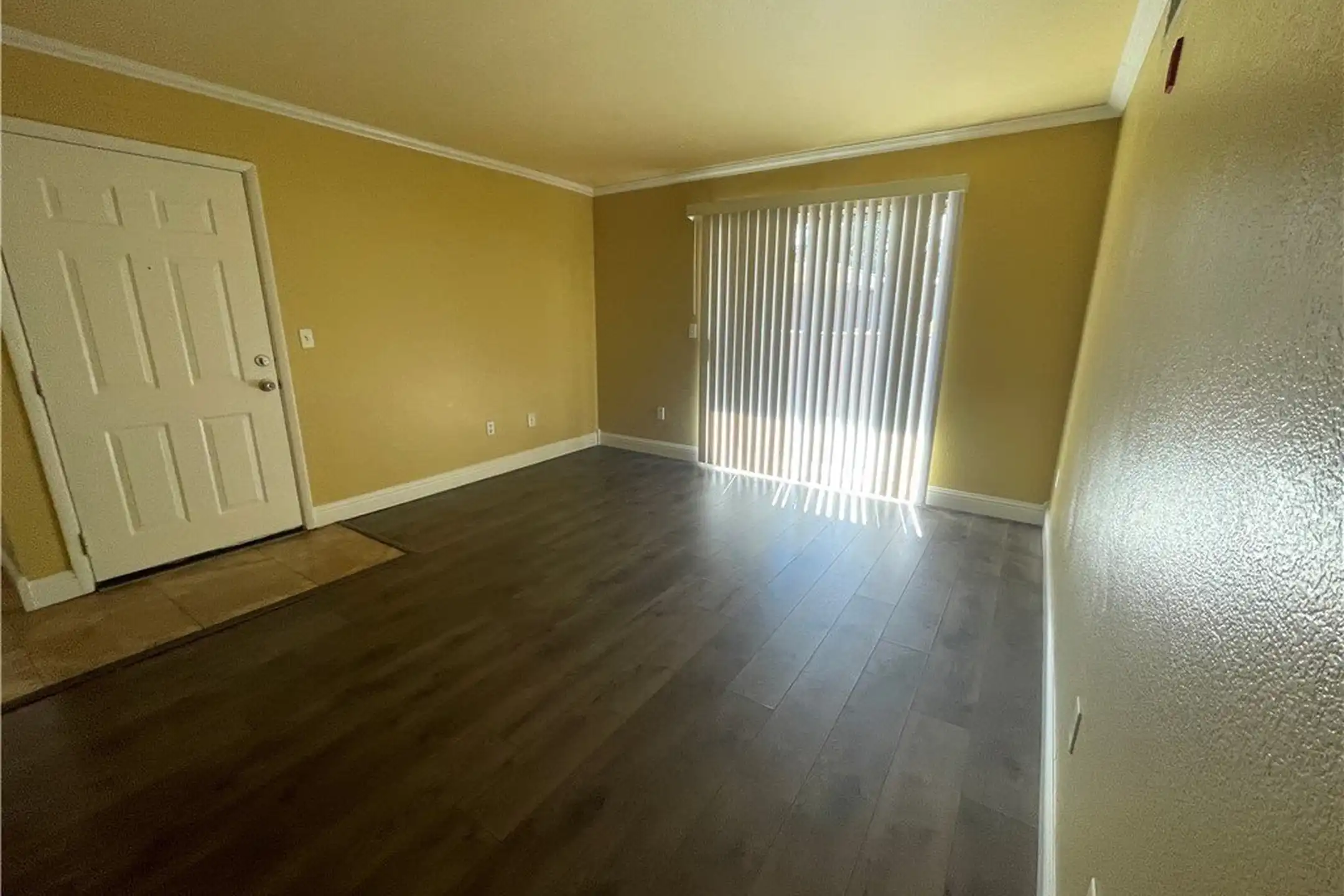 1150 N Buffalo Dr #1041 - Las Vegas, NV 89128 | ApartmentGuide.com