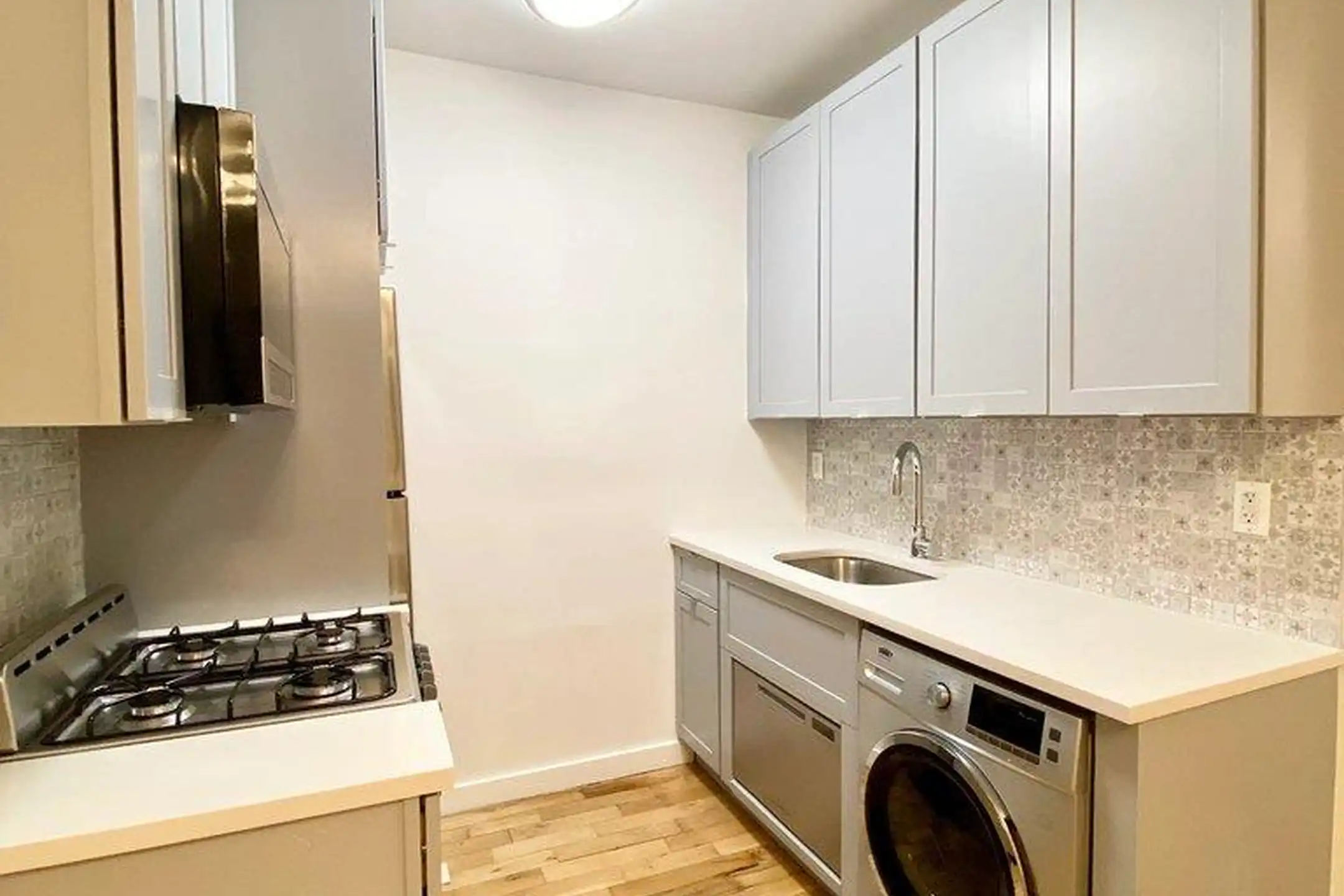 169 W 228th St - New York, NY 10463 | ApartmentGuide.com