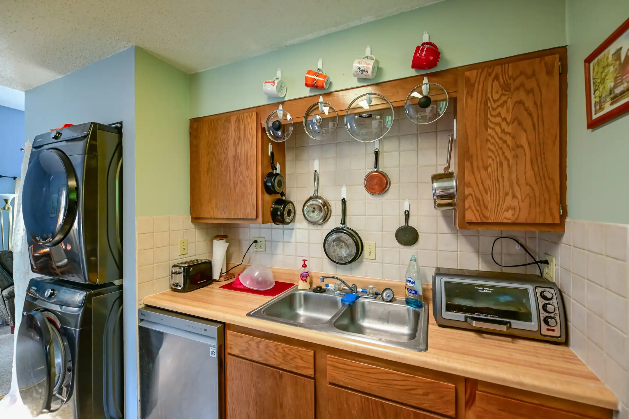 8 Pomeroy Rd unit 1APT B - Athens, OH 45701 | ApartmentGuide.com