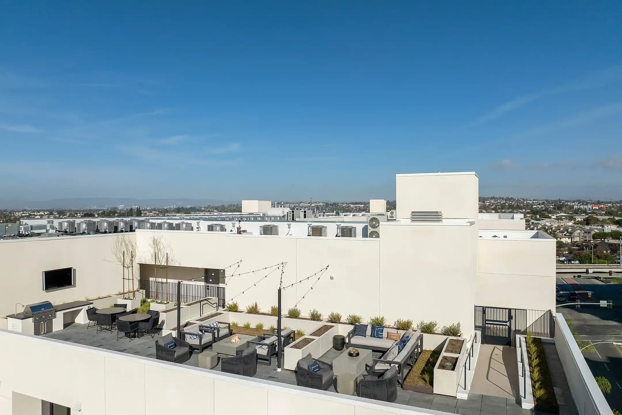 The DeMilo - Inglewood, CA 90301 | ApartmentGuide.com