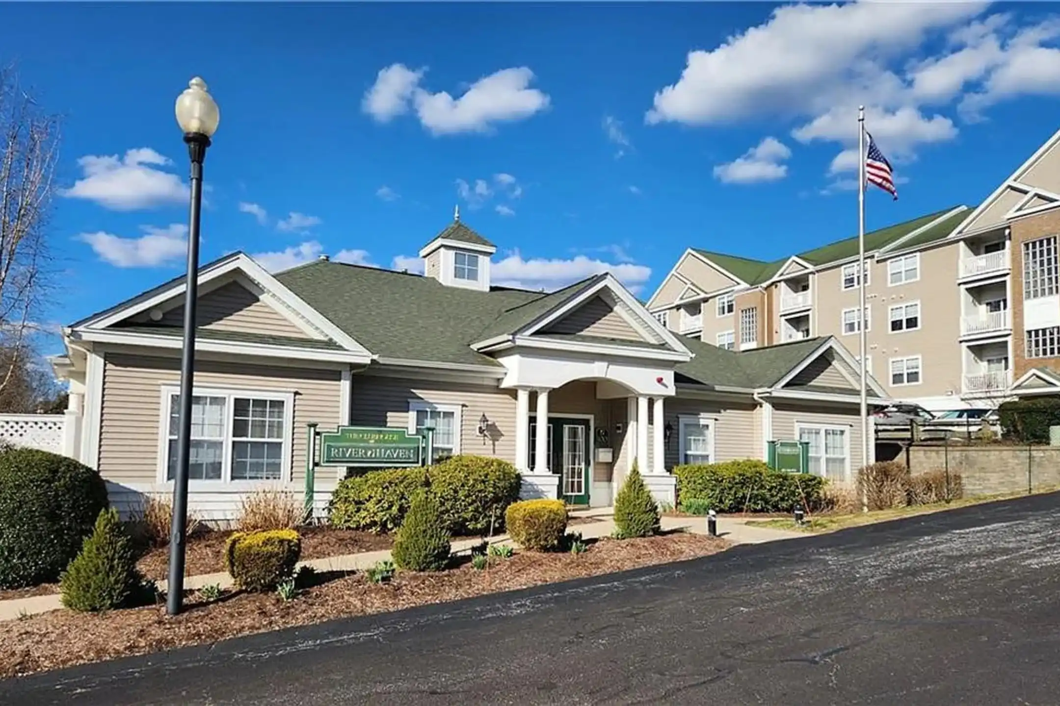 98 Mill St - Woonsocket, RI 02895 | ApartmentGuide.com