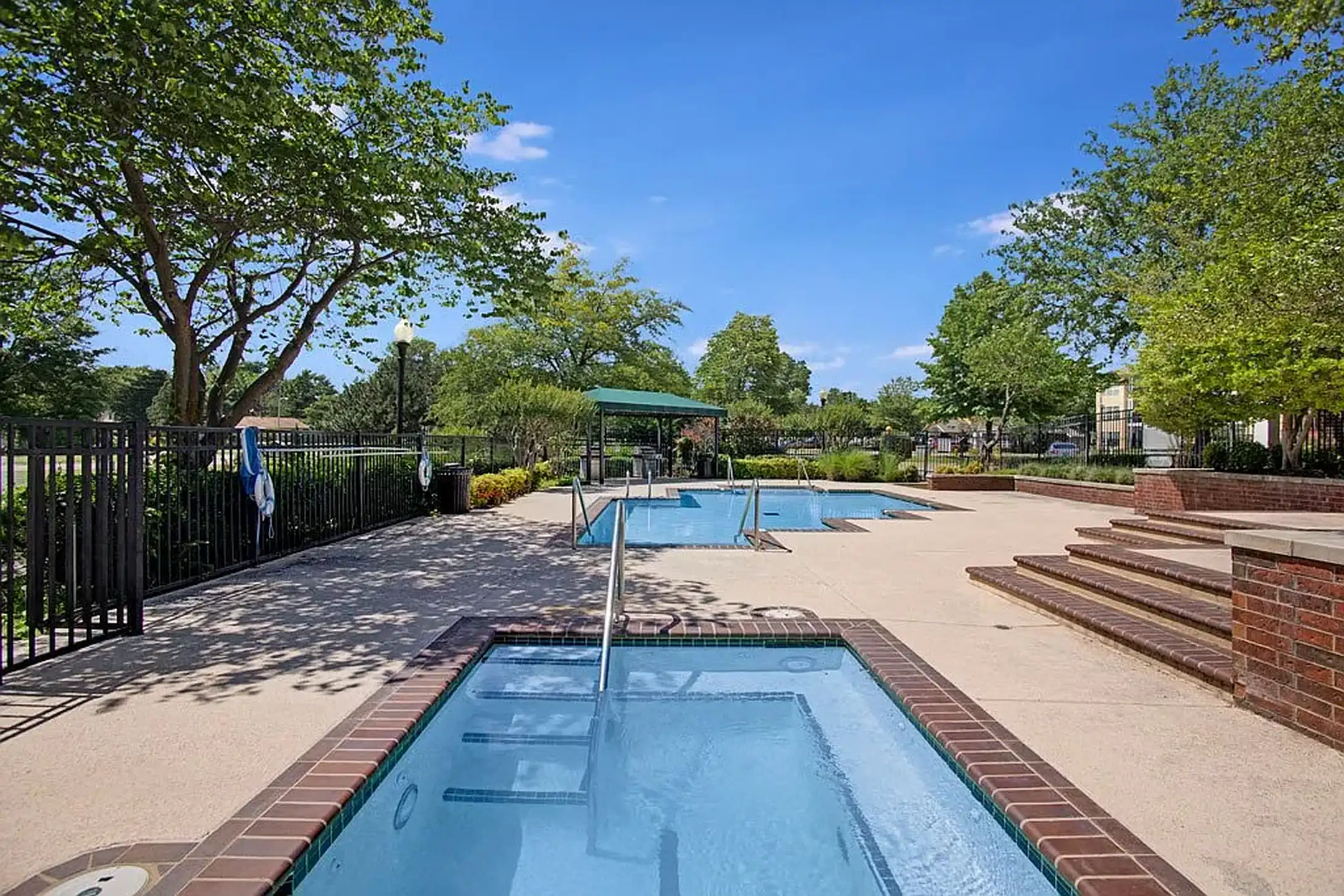 Lincoln Villas On Memorial