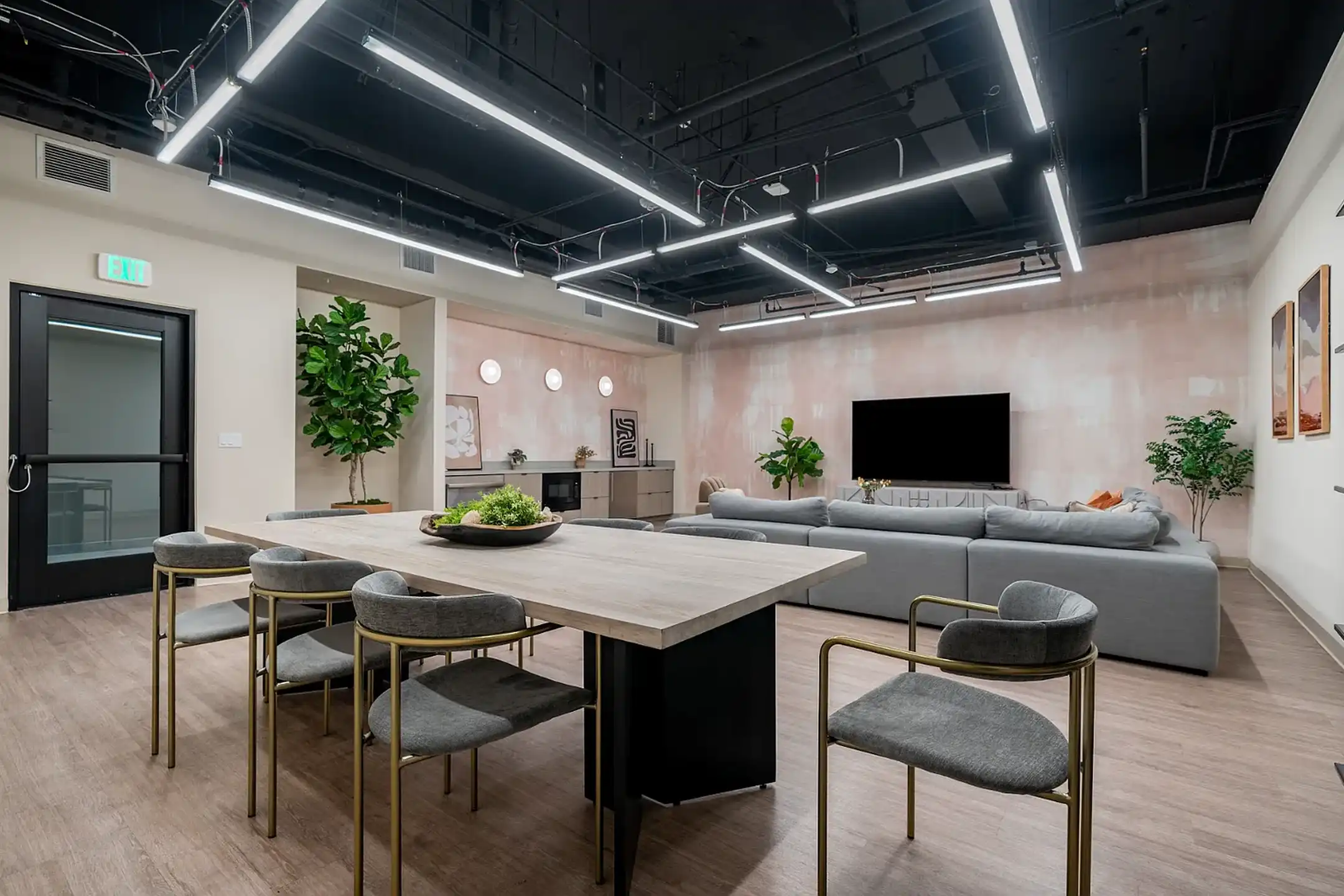 Atlas House - Los Angeles, CA 90057 | ApartmentGuide.com