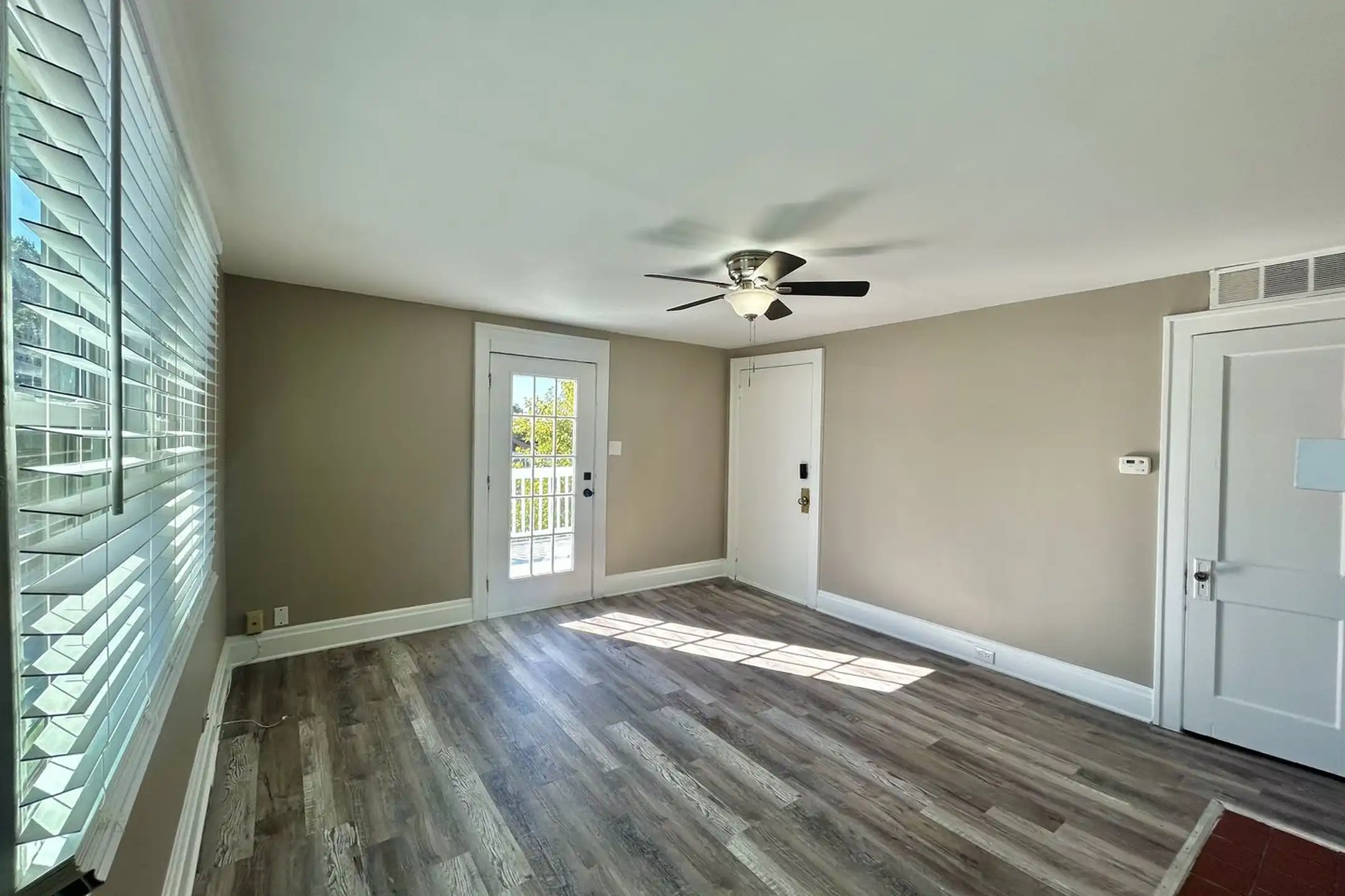 5207 Montgomery Rd unit 5207-2 - Cincinnati, OH 45212 | ApartmentGuide.com