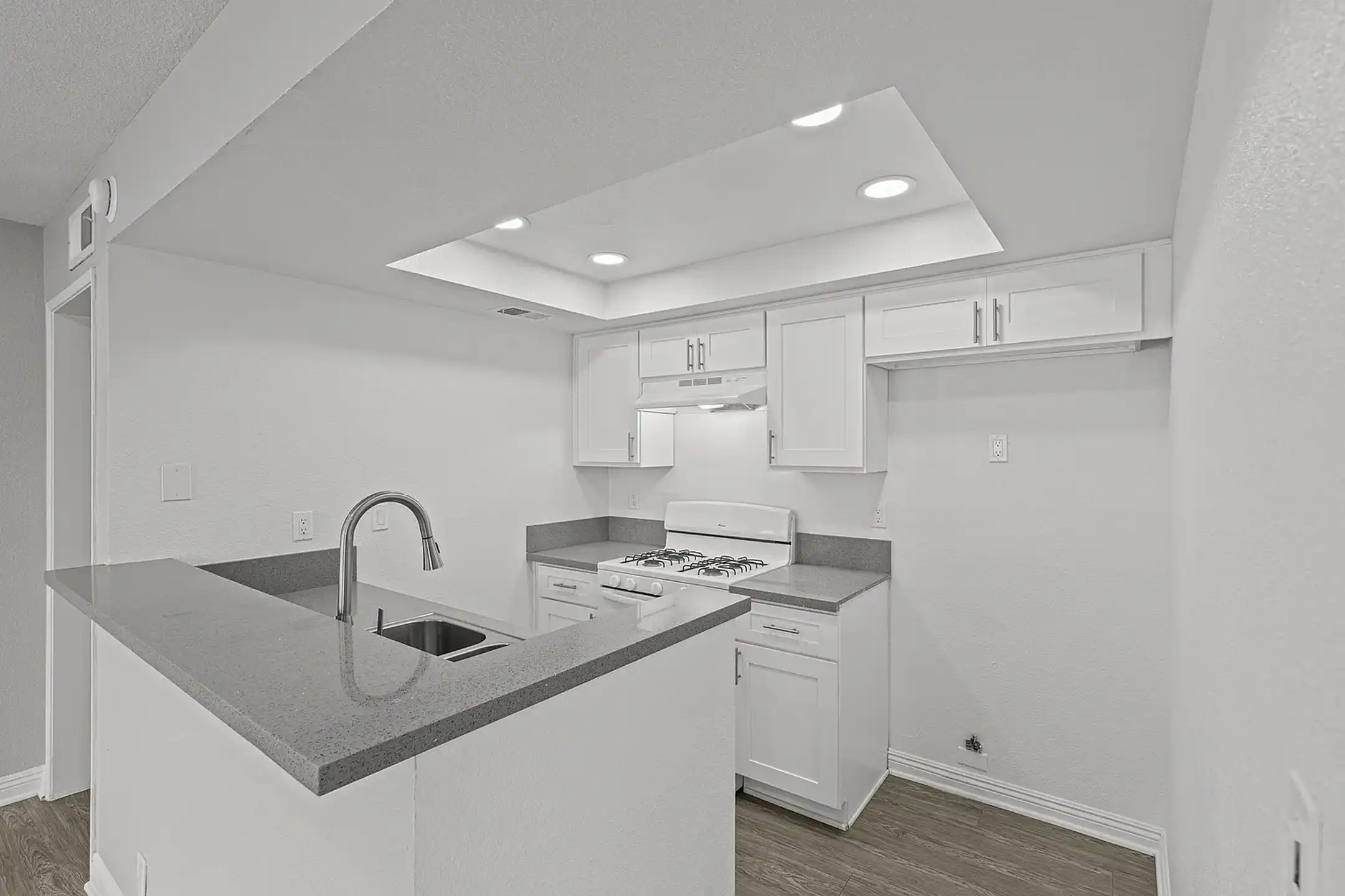 Cerro Vista Apartments - Riverside, CA 92503 | ApartmentGuide.com