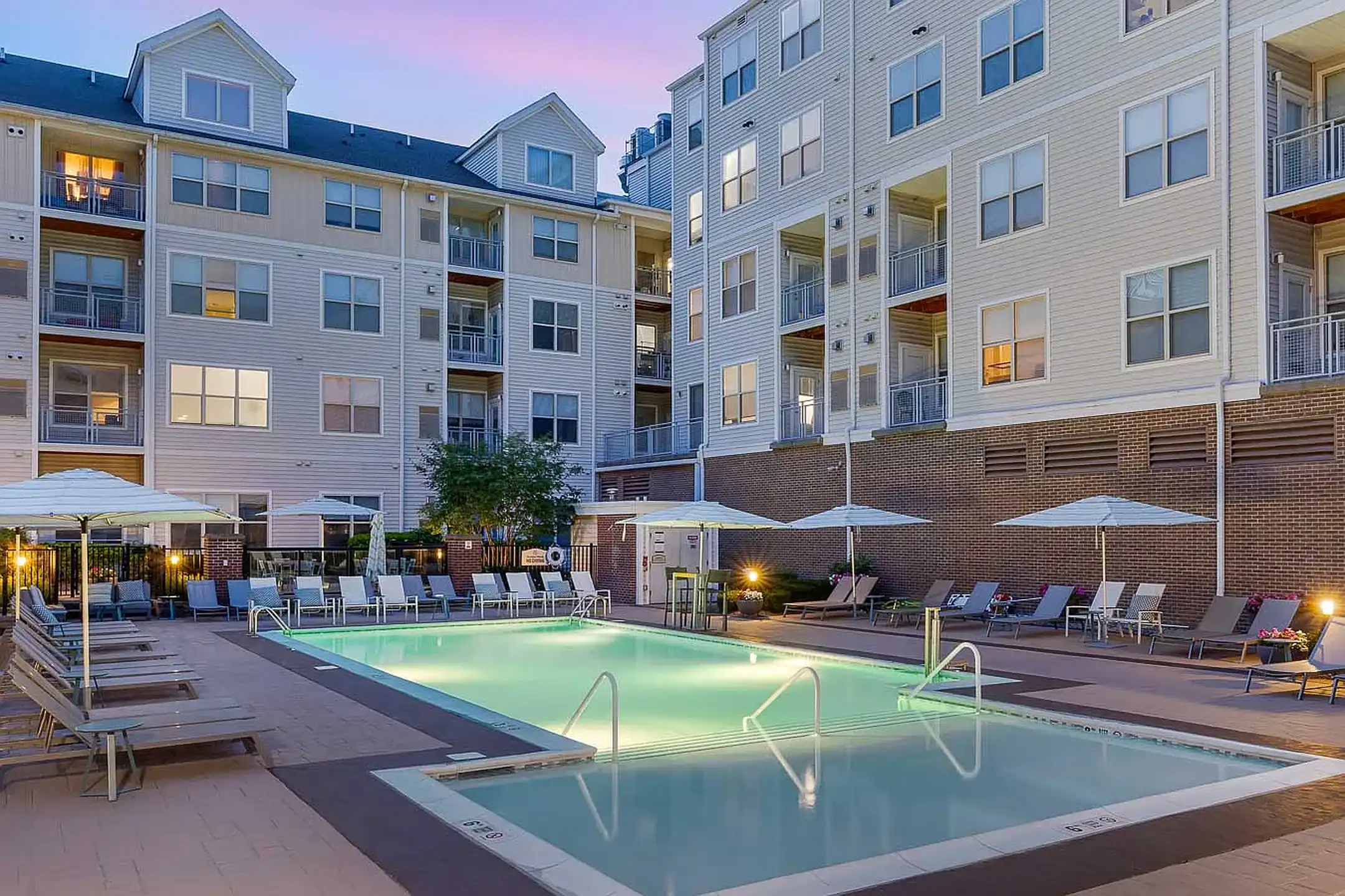 Volair Wesmont - Wood Ridge, NJ 07075 | ApartmentGuide.com