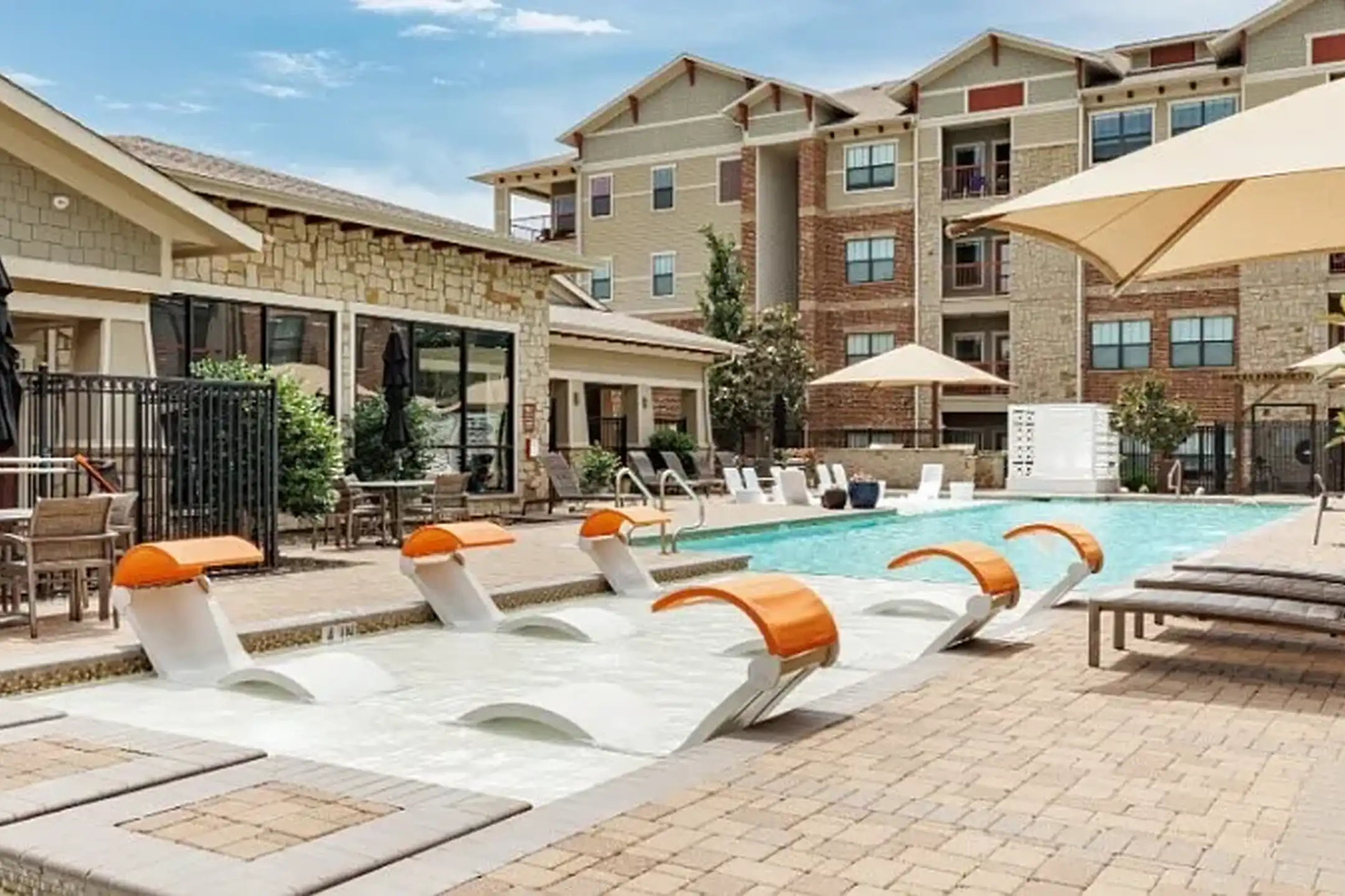 The Colby at Castle Hills - Carrollton, TX 75010 | ApartmentGuide.com