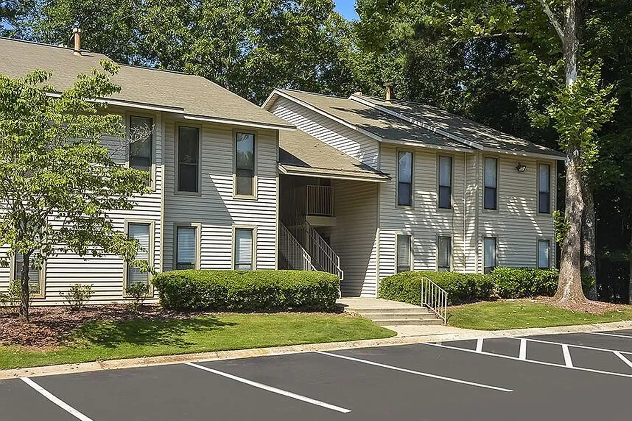 East Perimeter Pointe Apartments - Decatur, GA 30035 | ApartmentGuide.com