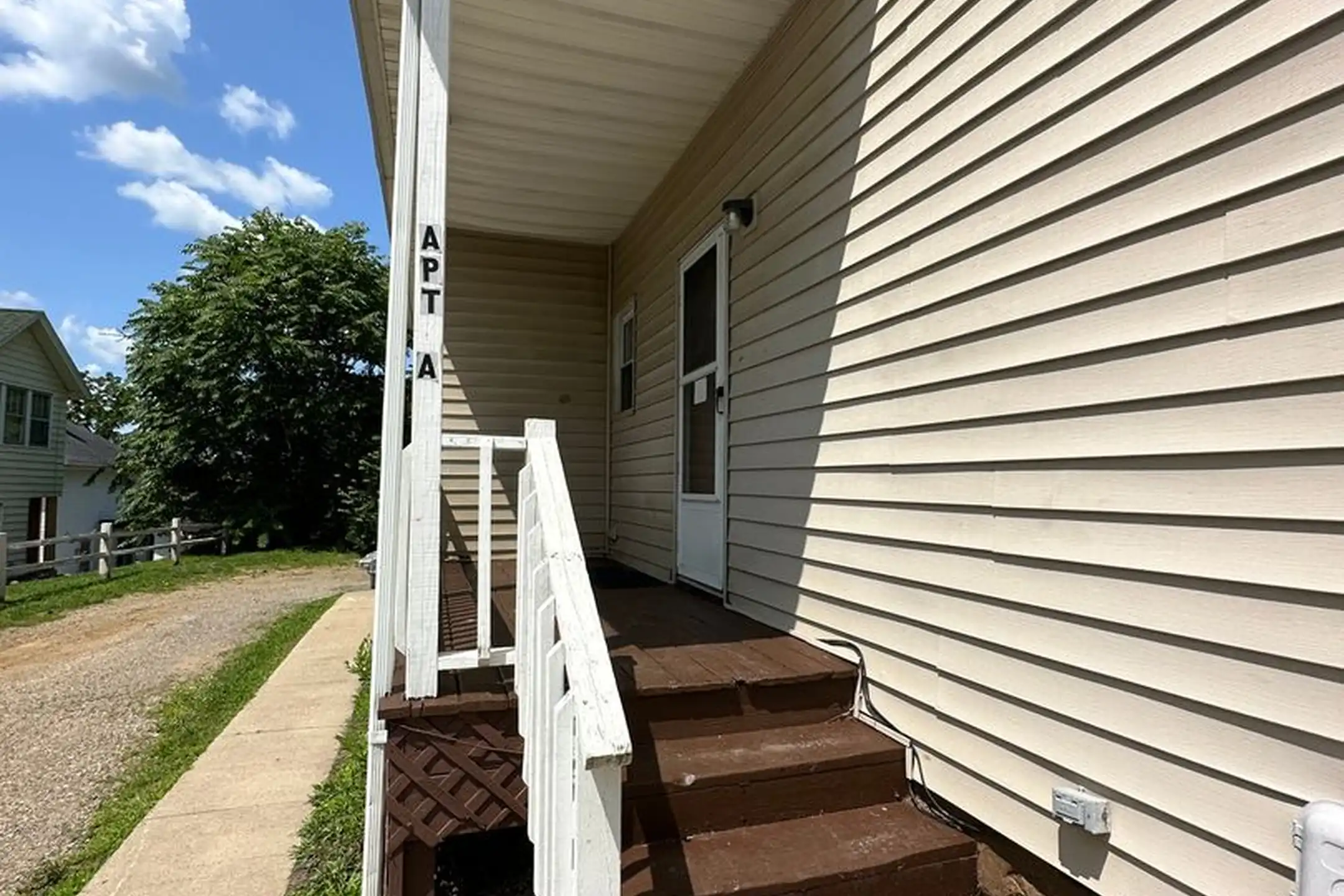 504 N State St unit Apt #A - Lower Left Side - Jackson, MI 49201 ...