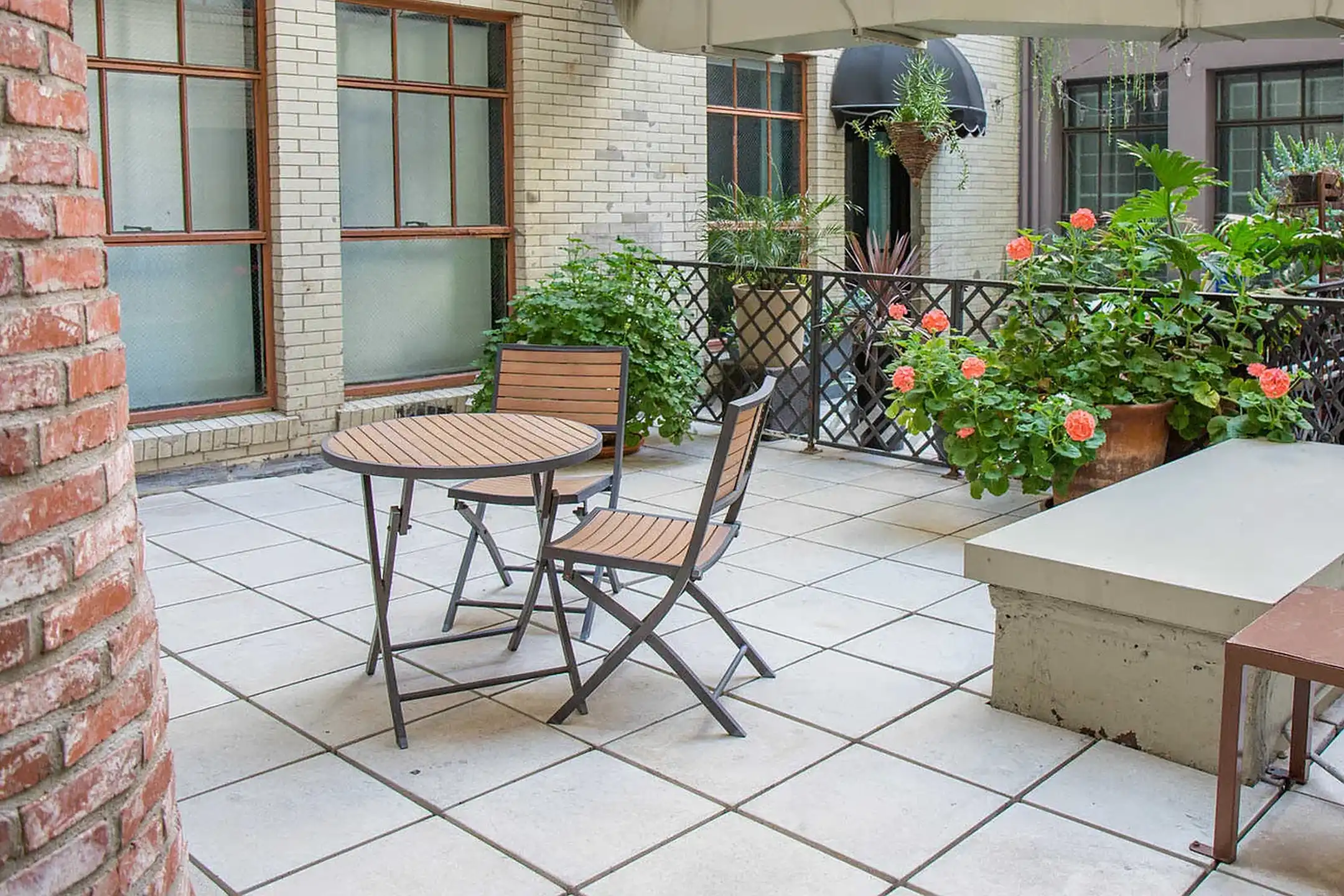 Milano Lofts - Los Angeles, CA 90017 | ApartmentGuide.com