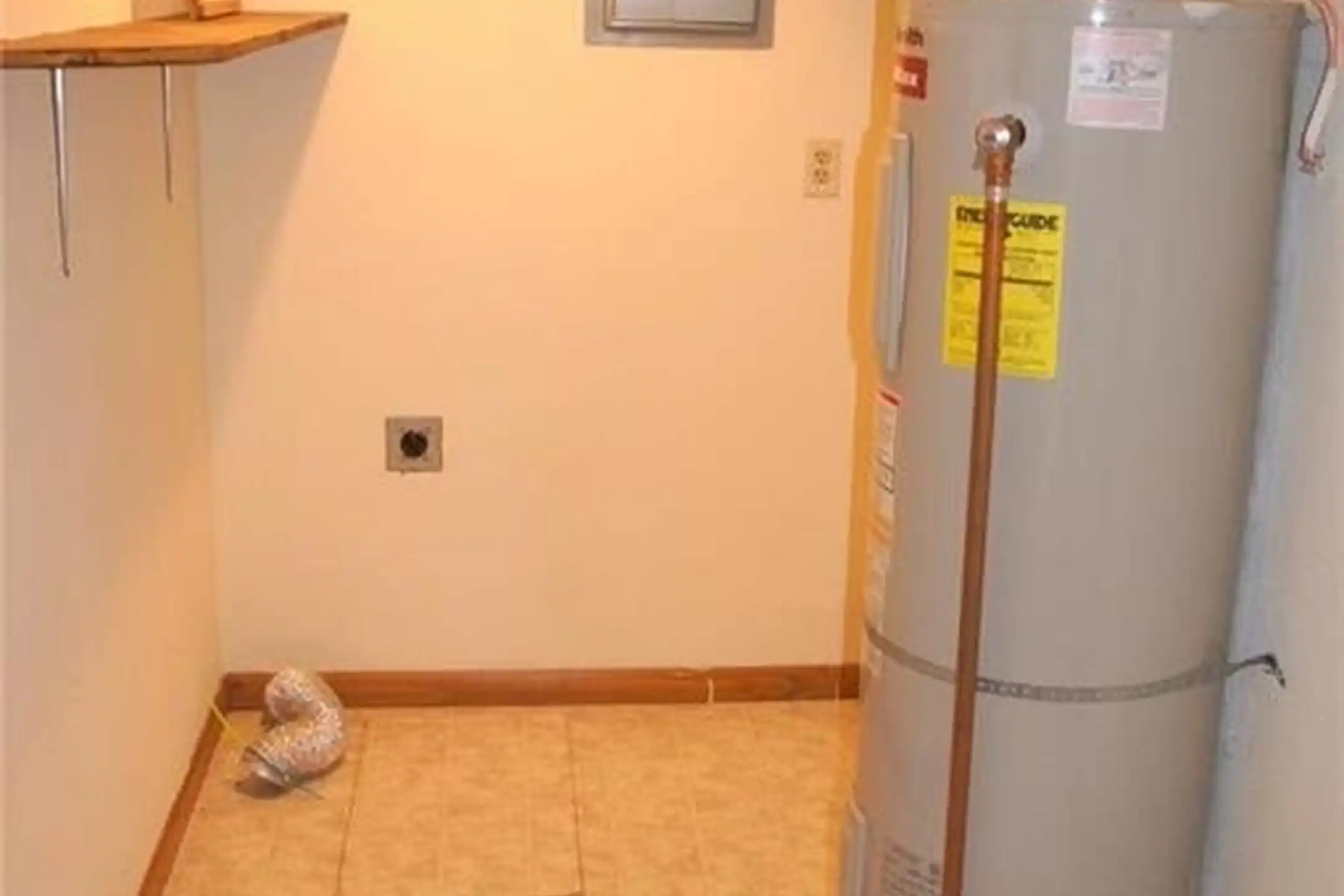 818 White Oak Dr #4 - O'Fallon, IL 62269 | ApartmentGuide.com