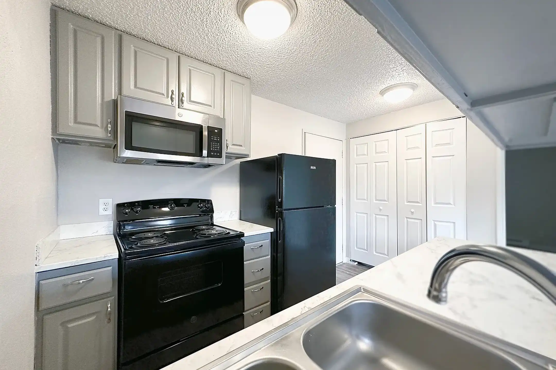 Serrano Apartments - Spokane, WA 99208 | ApartmentGuide.com