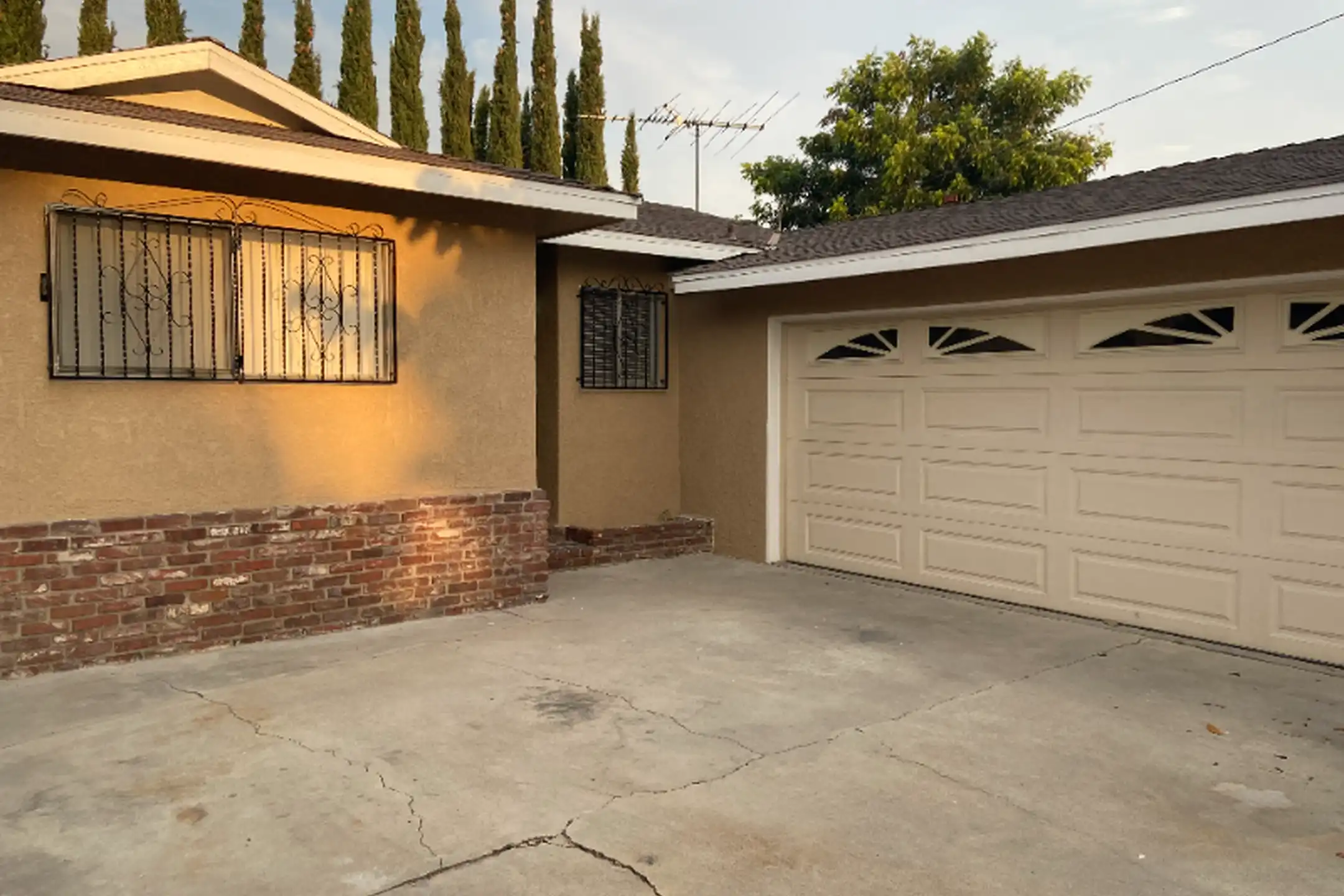 6600 Corona Ave unit Unit A - Bell, CA 90201 | ApartmentGuide.com